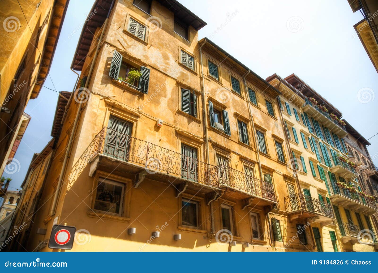 Vecchie Case Italiane Tradizionali Fotografia Stock - Immagine di ...