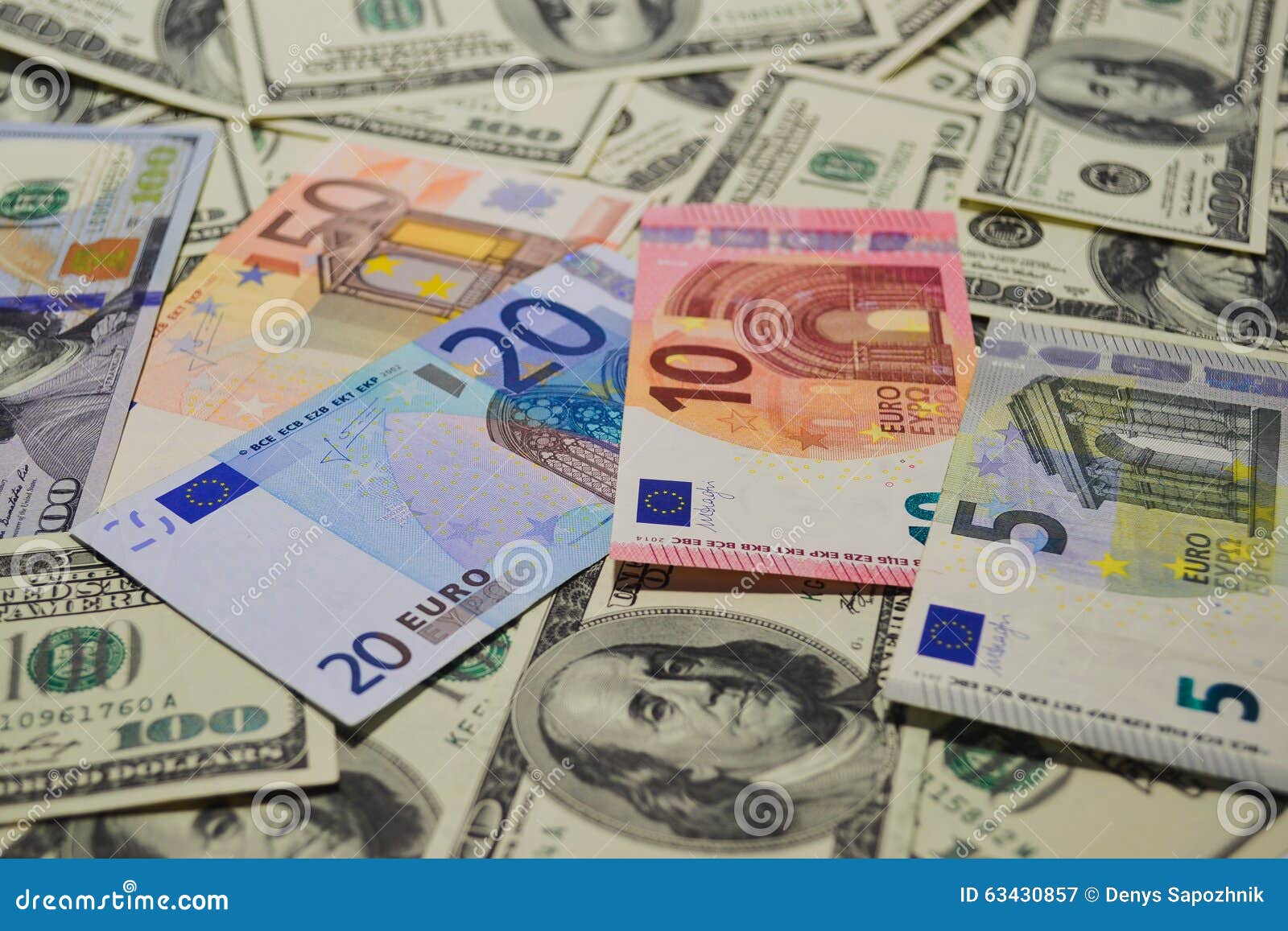 Veel Geld Vele Bankbiljetten Stock Afbeelding - Image of bankwezen ...