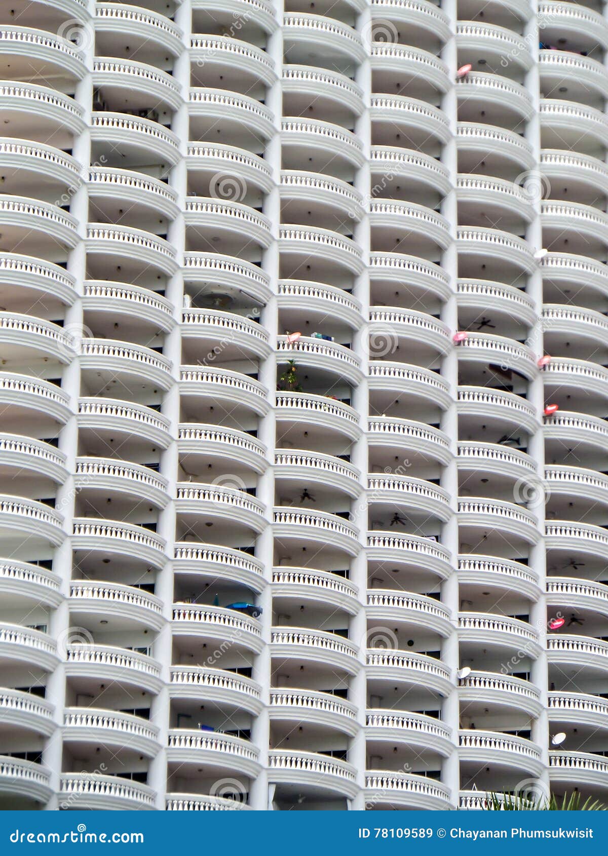 Veel Terras Van De Bouw Bij Lokale Flat Stock Afbeelding - Image of ...