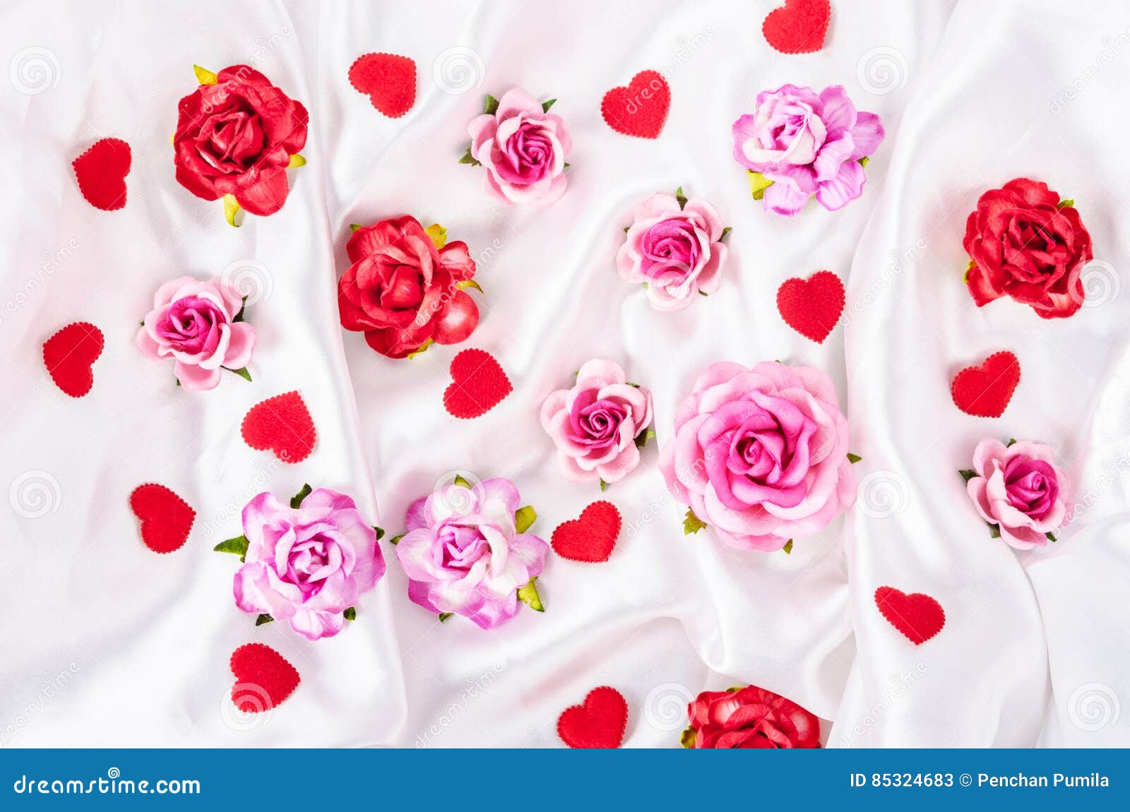 Veel Van Rozen En Rood Hart Stock Afbeelding - Image of flora, roze ...