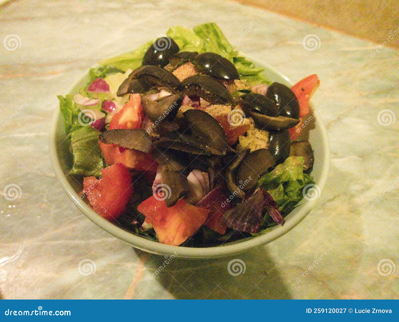 Vegetable salad in a bowl stock image. Image of ketogenic - 259120027