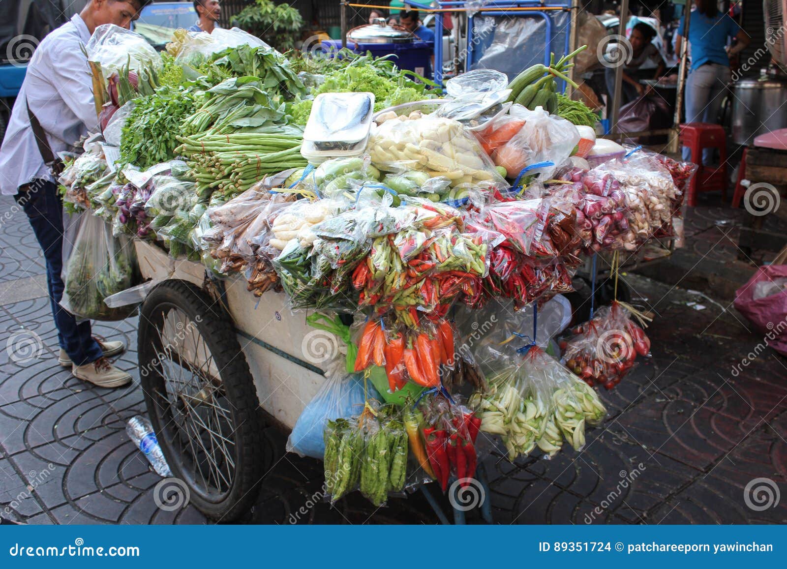 Vegetable truck editorial stock image. Image of health - 89351724