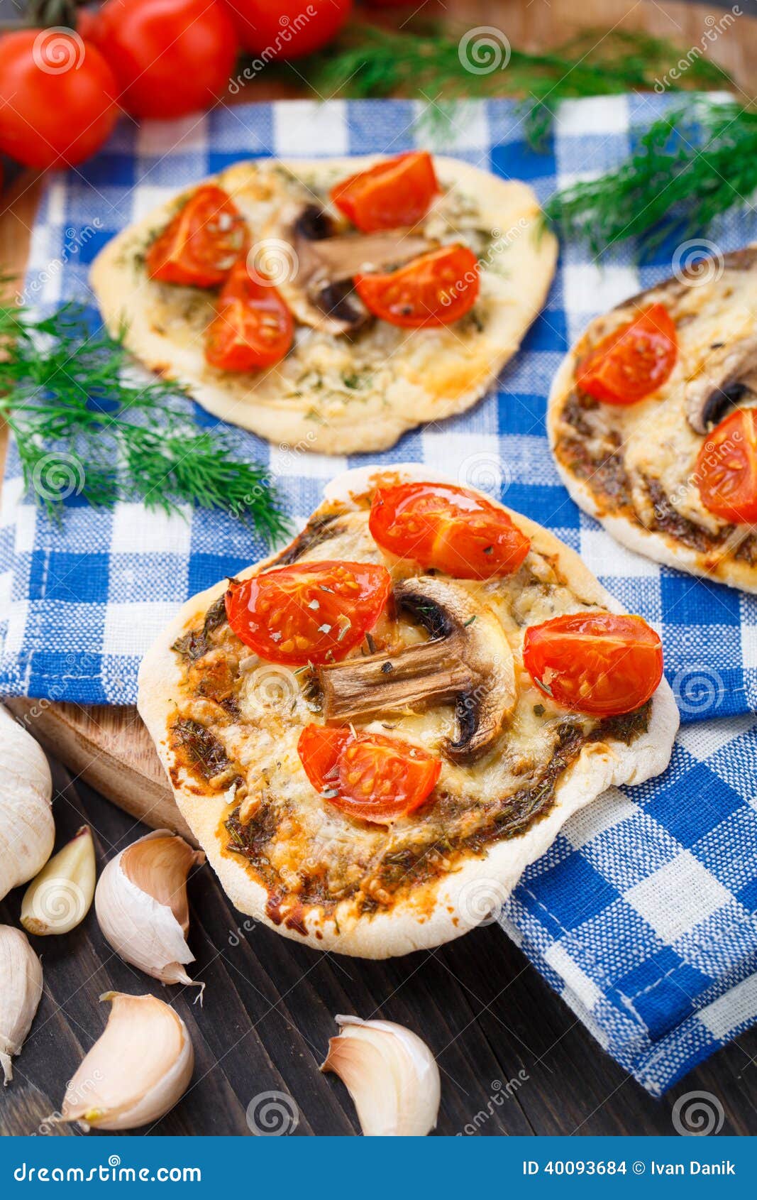 Vegetarian mini pizza stock photo. Image of pizza, mozzarella - 40093684