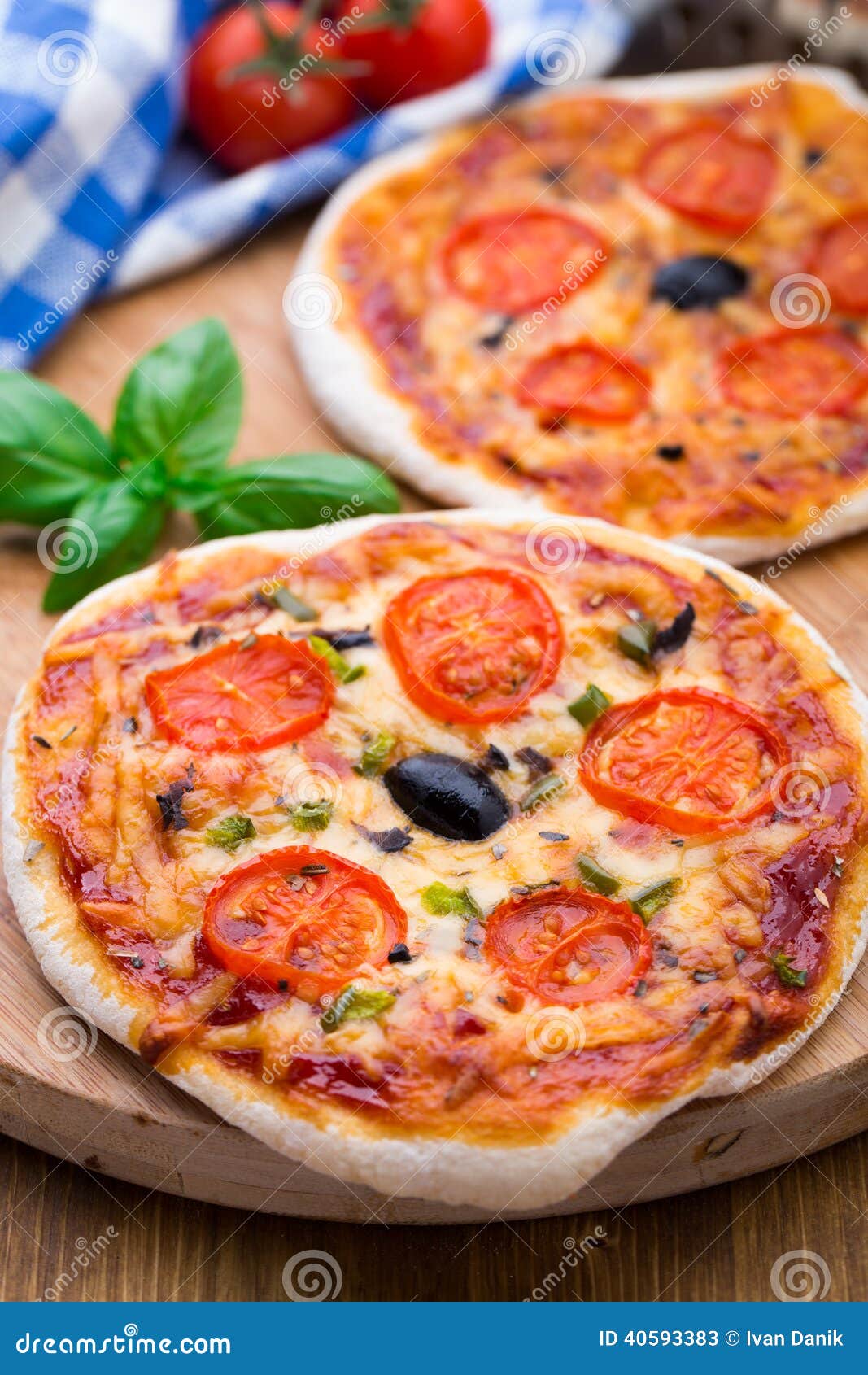 Vegetarian mini pizza stock image. Image of paprika, snack - 40593383
