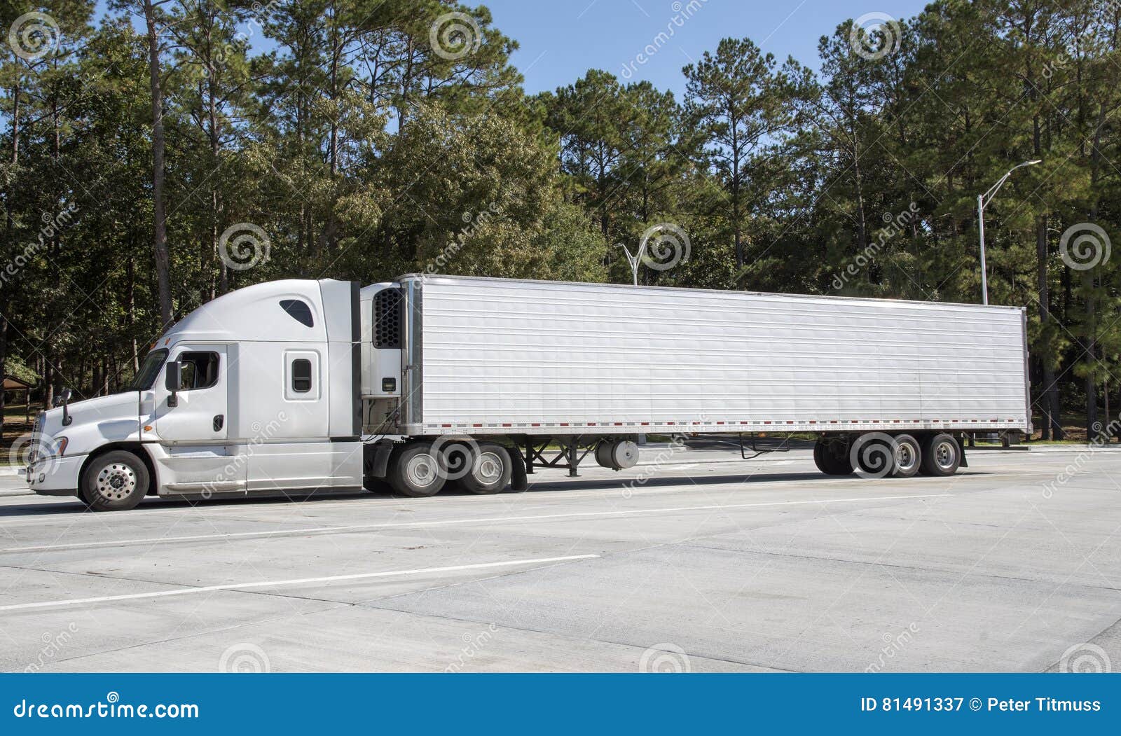 Vehículo Del Tractor Remolque Imagen de archivo - Imagen de fondo ...