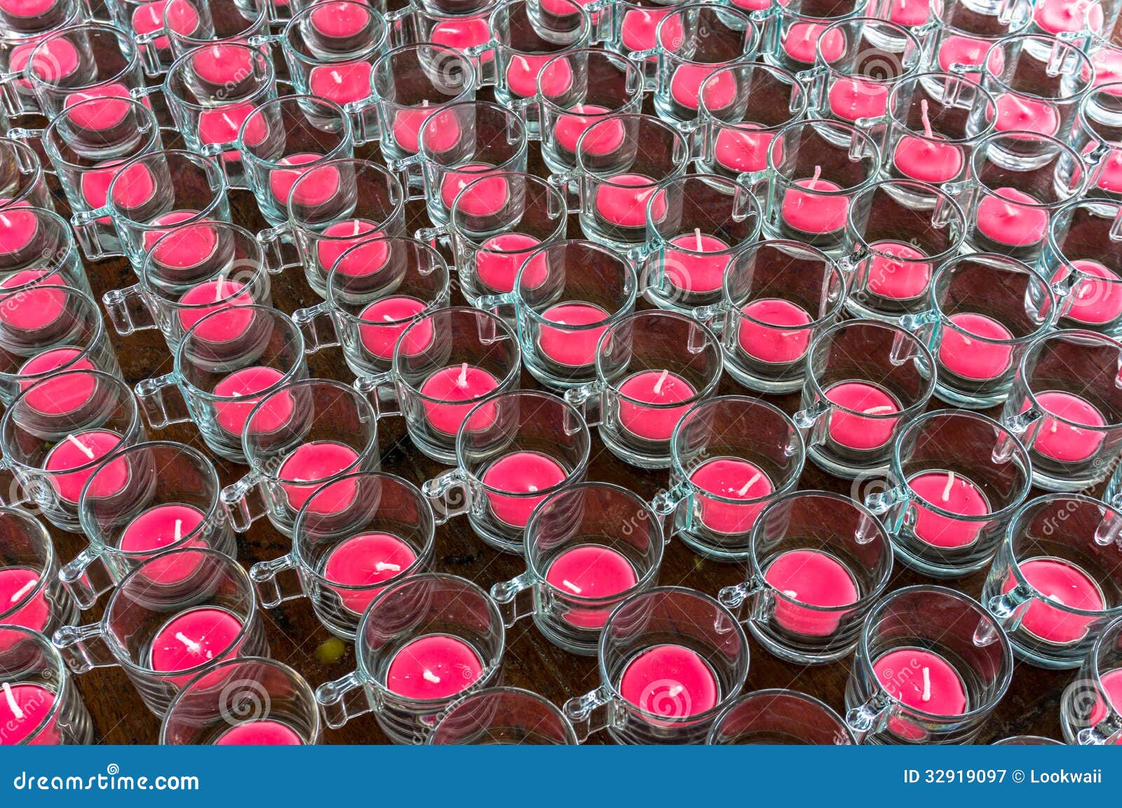 Vela cor-de-rosa. imagem de stock. Imagem de flama, calma - 32919097