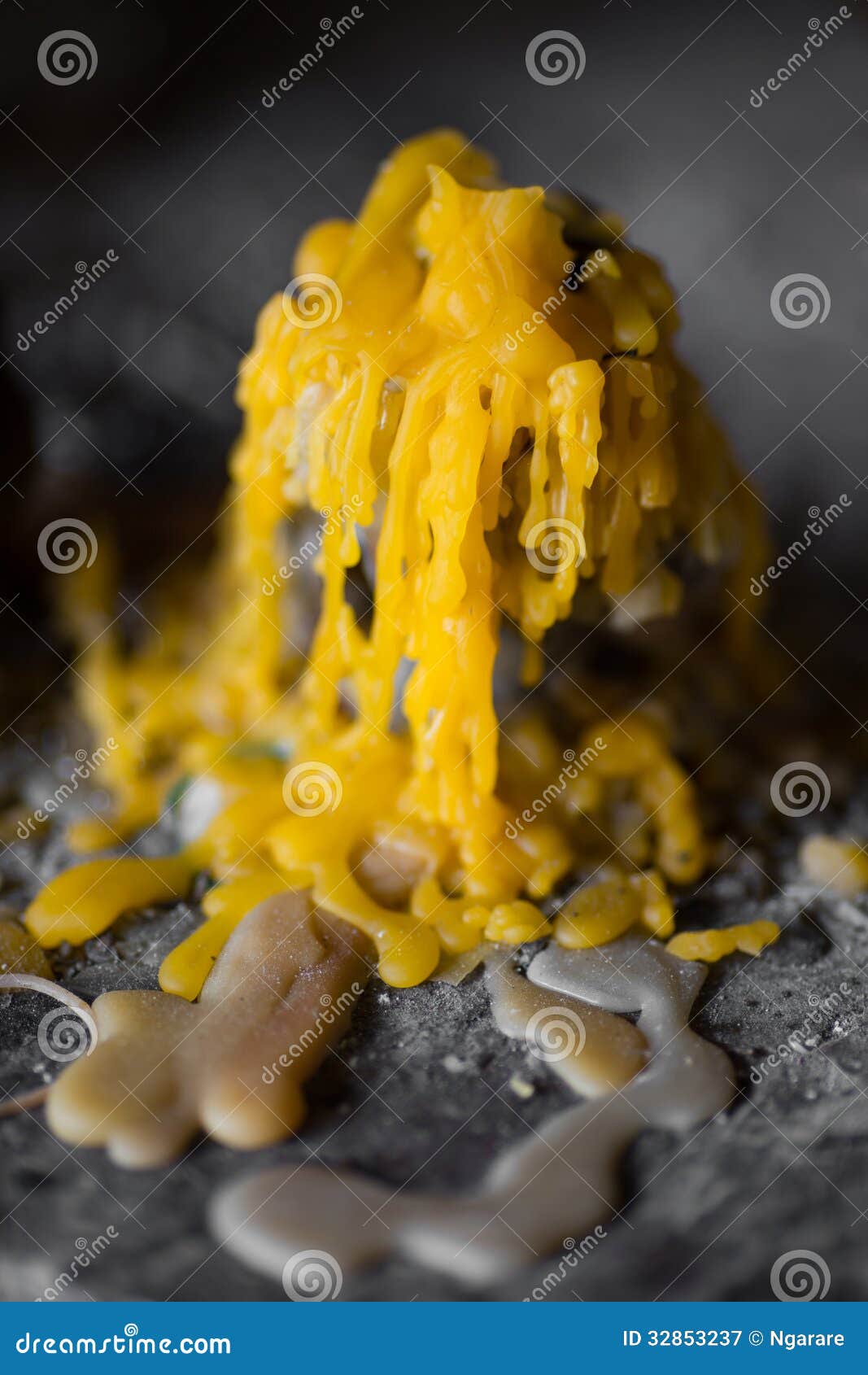 Vela derretida imagen de archivo. Imagen de cierre, derretimiento ...