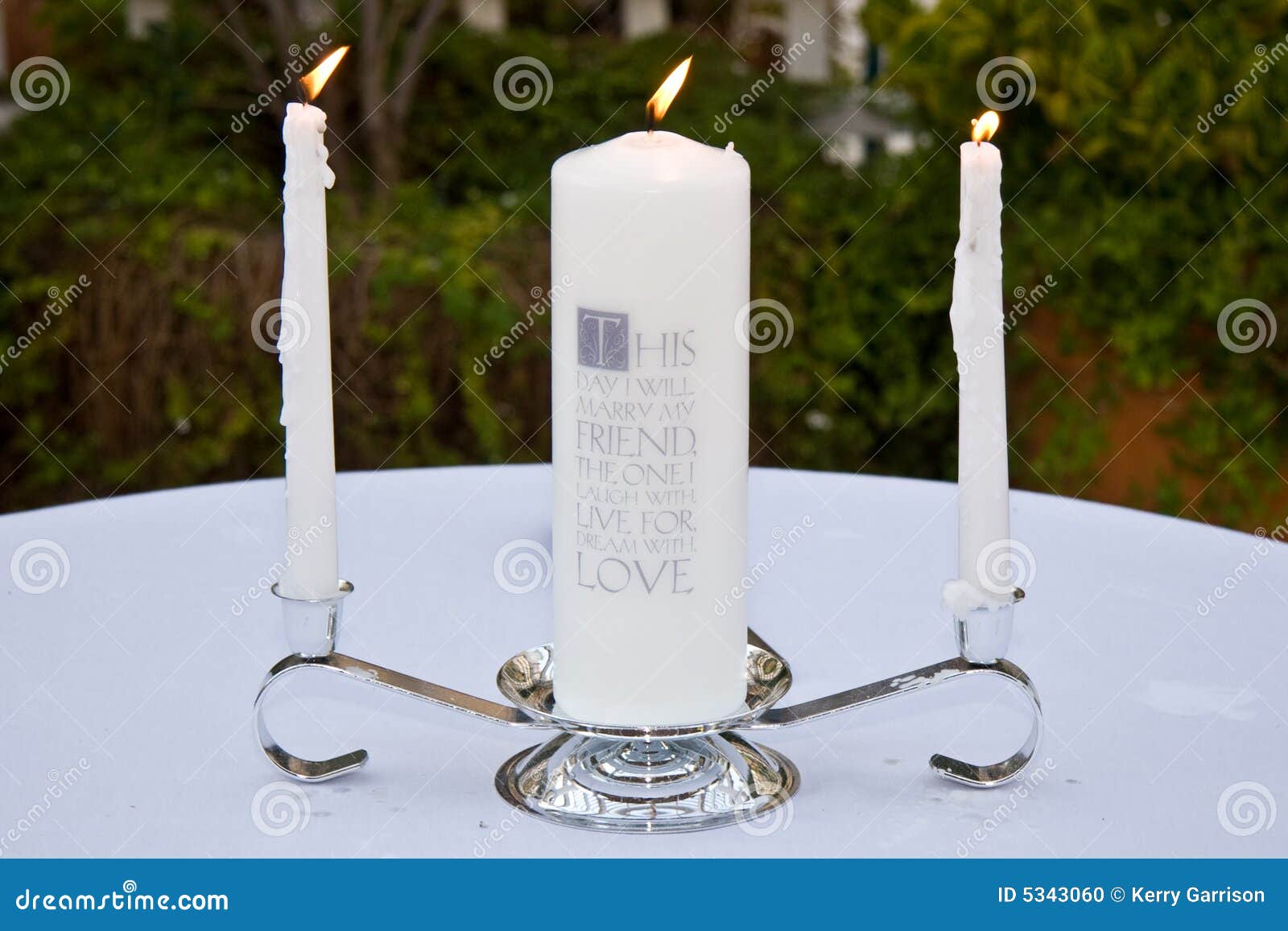 Velas de la boda foto de archivo. Imagen de llameante - 5343060