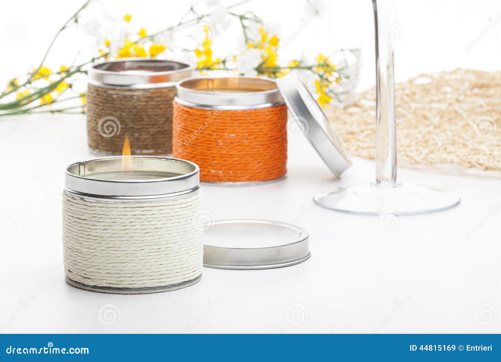 Velas perfumadas imagem de stock. Imagem de marrom, tampa - 44815169