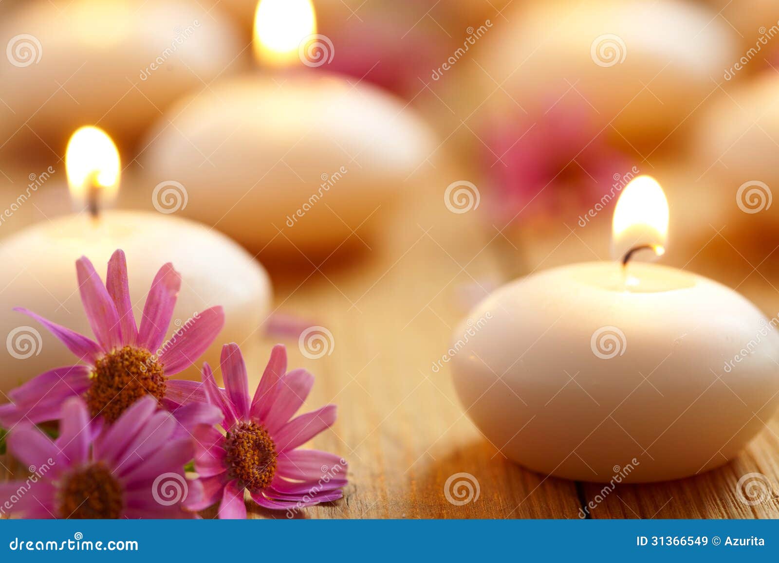 Velas y flores. Spa imagen de archivo. Imagen de sano - 31366549