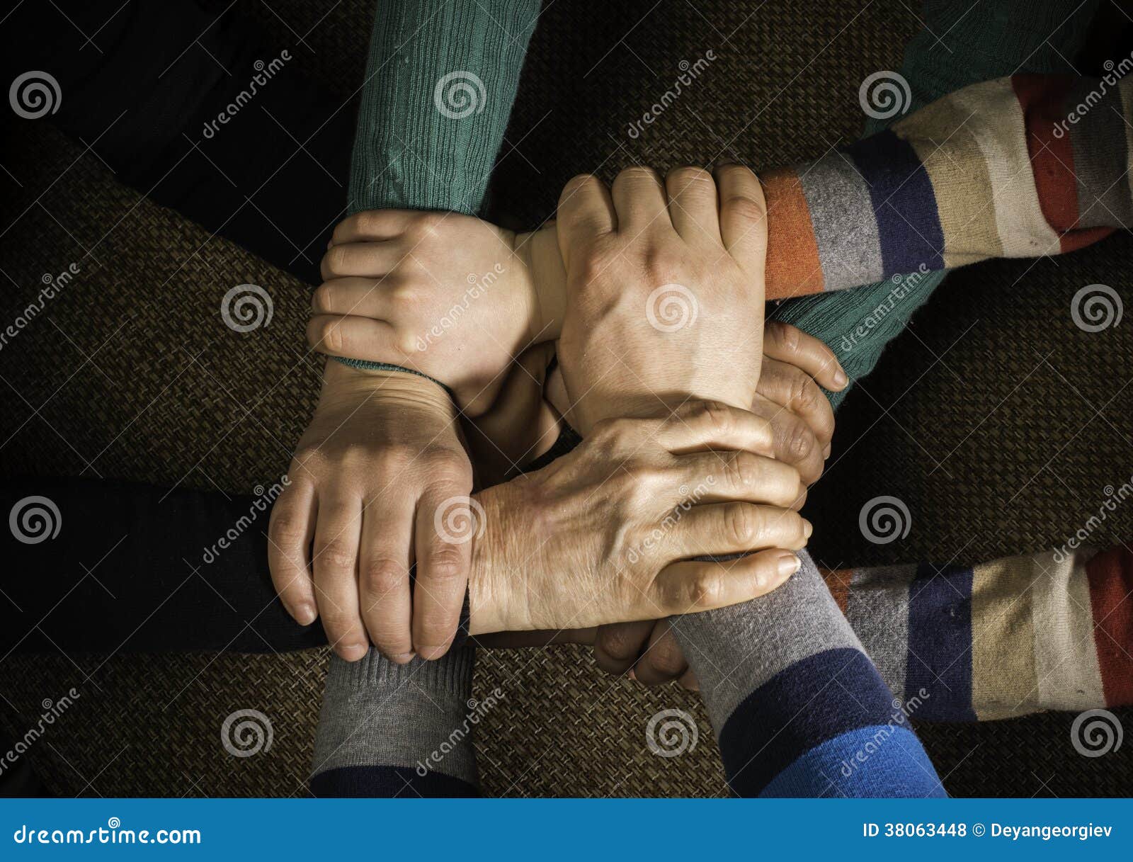 Vele handen samen stock foto. Image of vertrouwen, kaukasisch - 38063448