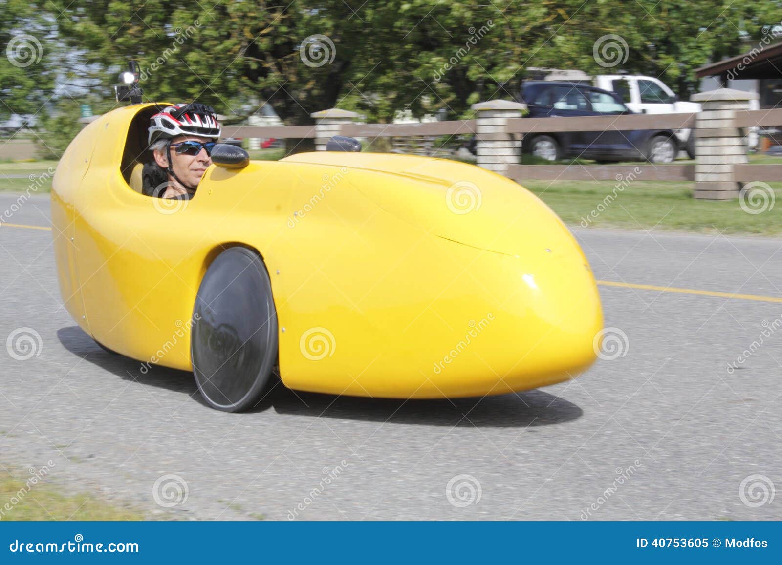 Velomobile, Fahrrad-Auto Oder Liegendes Fahrrad Stockbild - Bild von ...
