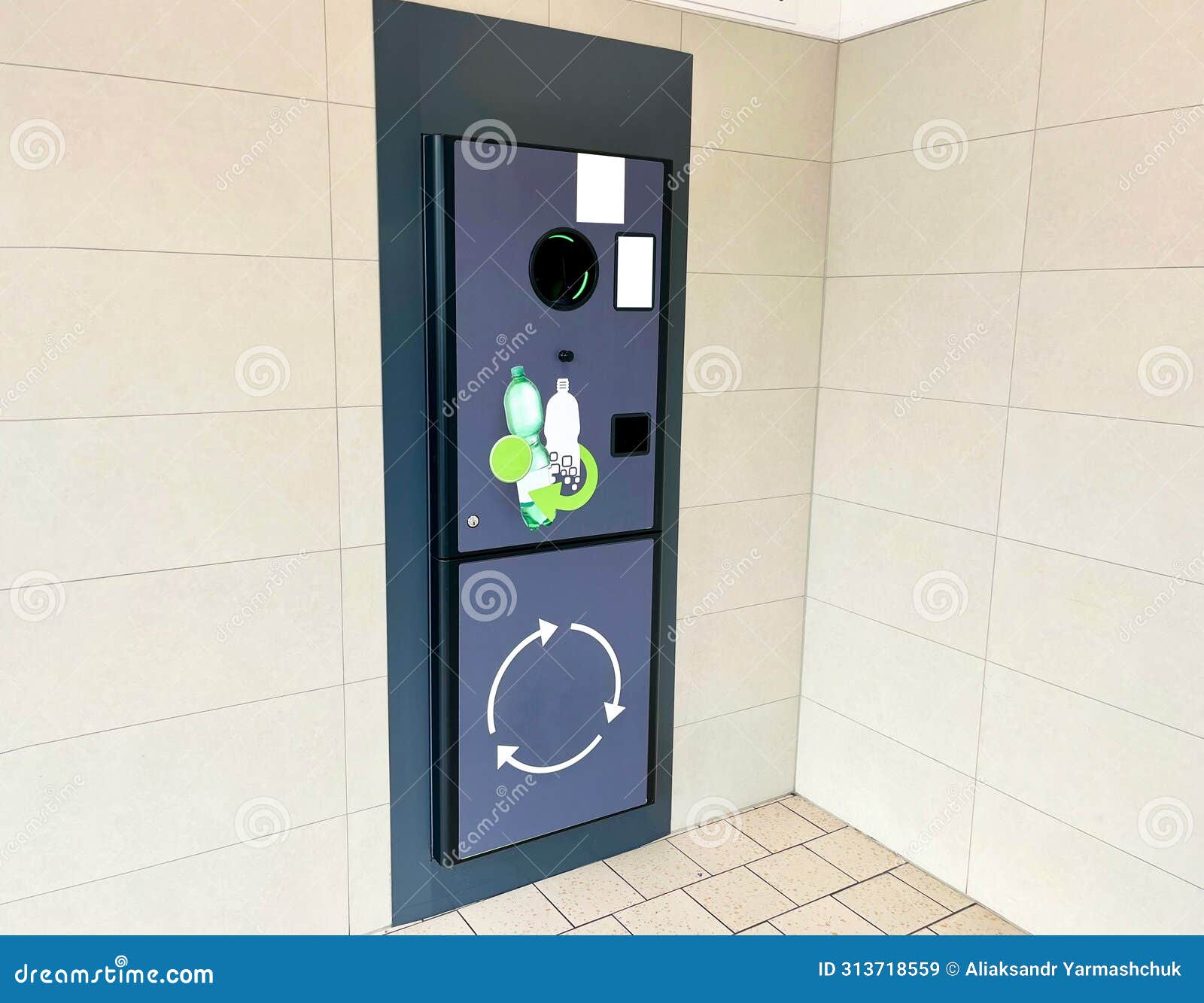 Vending Machine for Plastic Bottles. Reversible Vending Machine for ...