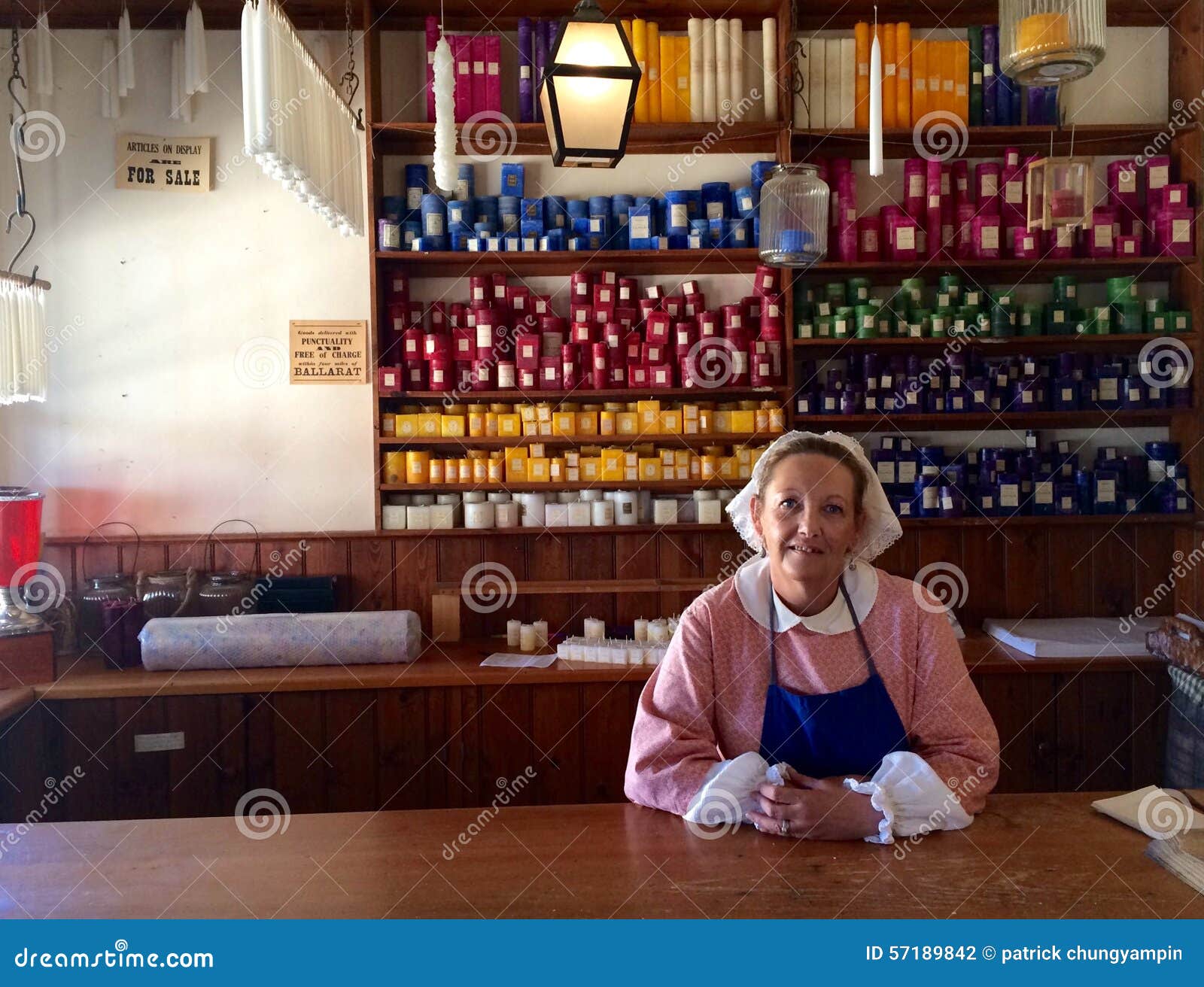 Venditore fotografia editoriale. Immagine di negozio - 57189842