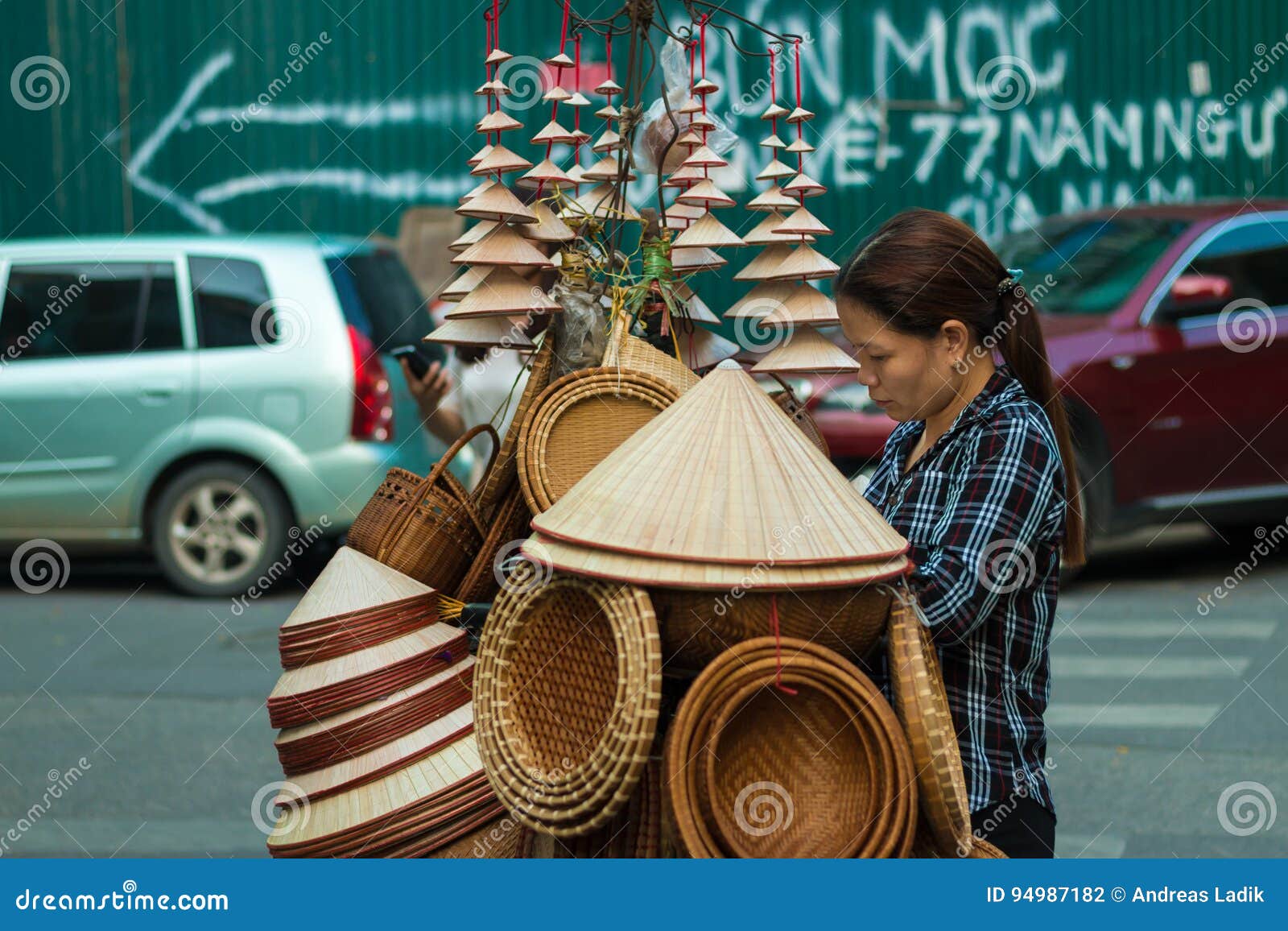 Venditore Asiatico Del Cappello Di Paglia Fotografia Editoriale ...