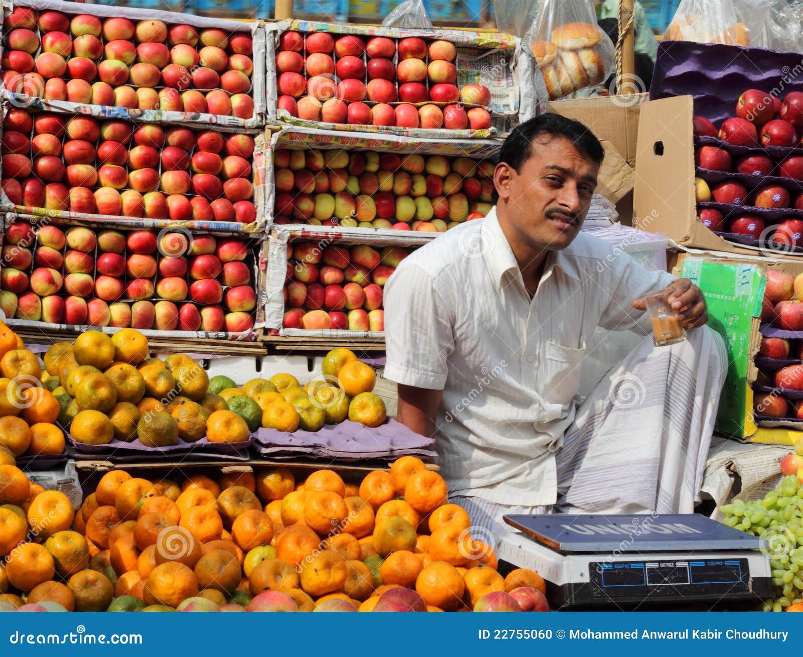 Venditore della frutta immagine editoriale. Immagine di commercio ...