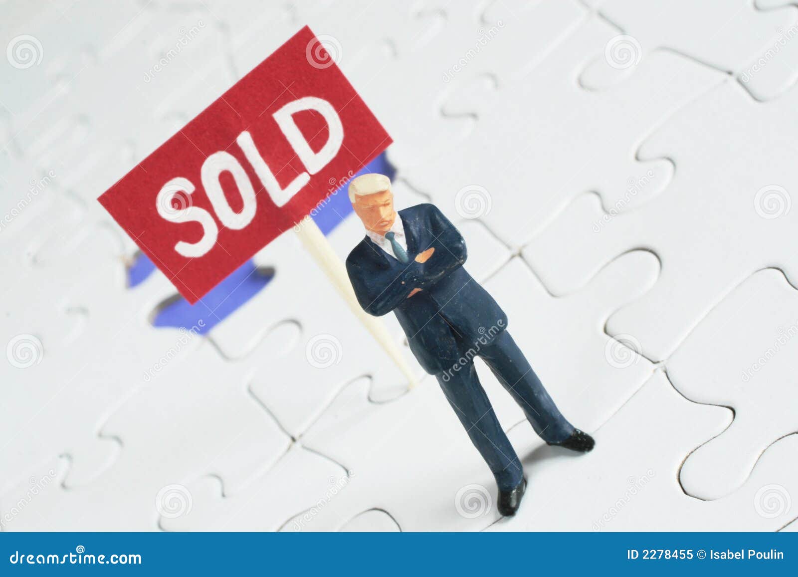 Vendu image stock. Image du businessmen, panneau, rouge - 2278455