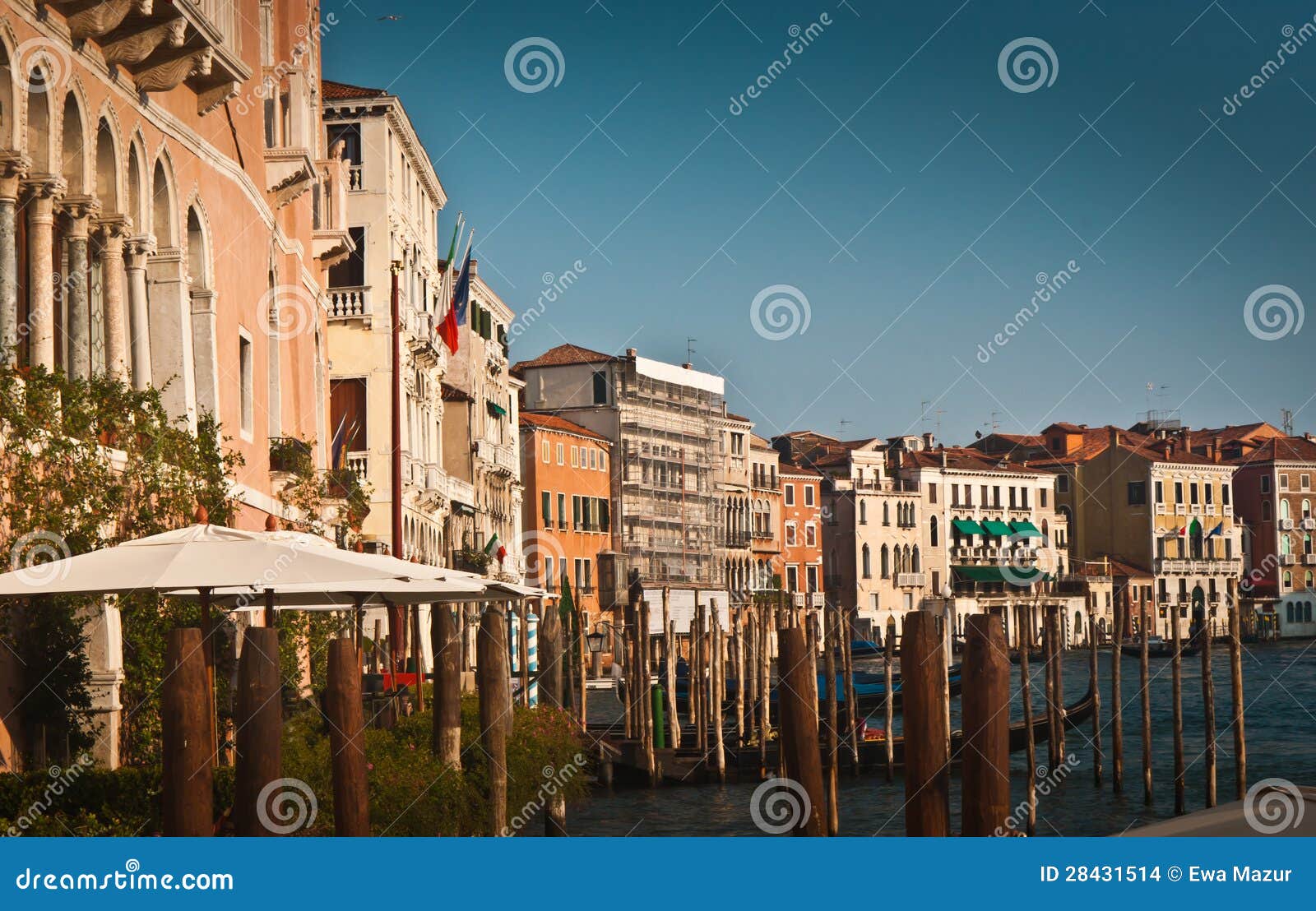 Venecia foto de archivo. Imagen de rojo, agua, color - 28431514