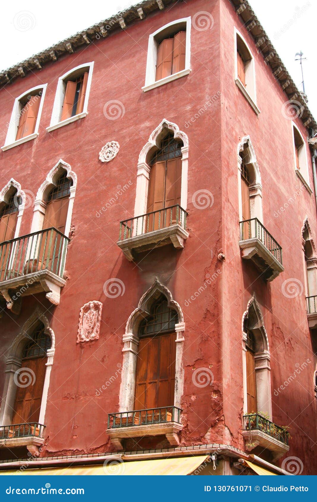 Venecia, palacio rojo imagen de archivo. Imagen de antiguo - 130761071
