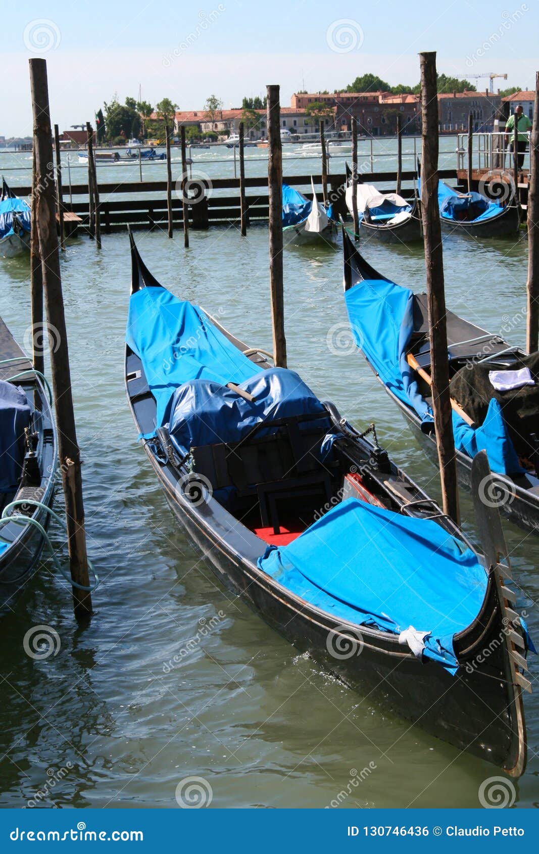 Venedig Gondoler I Piazza San Marco Arkivfoto - Bild av kyrka, lopp ...