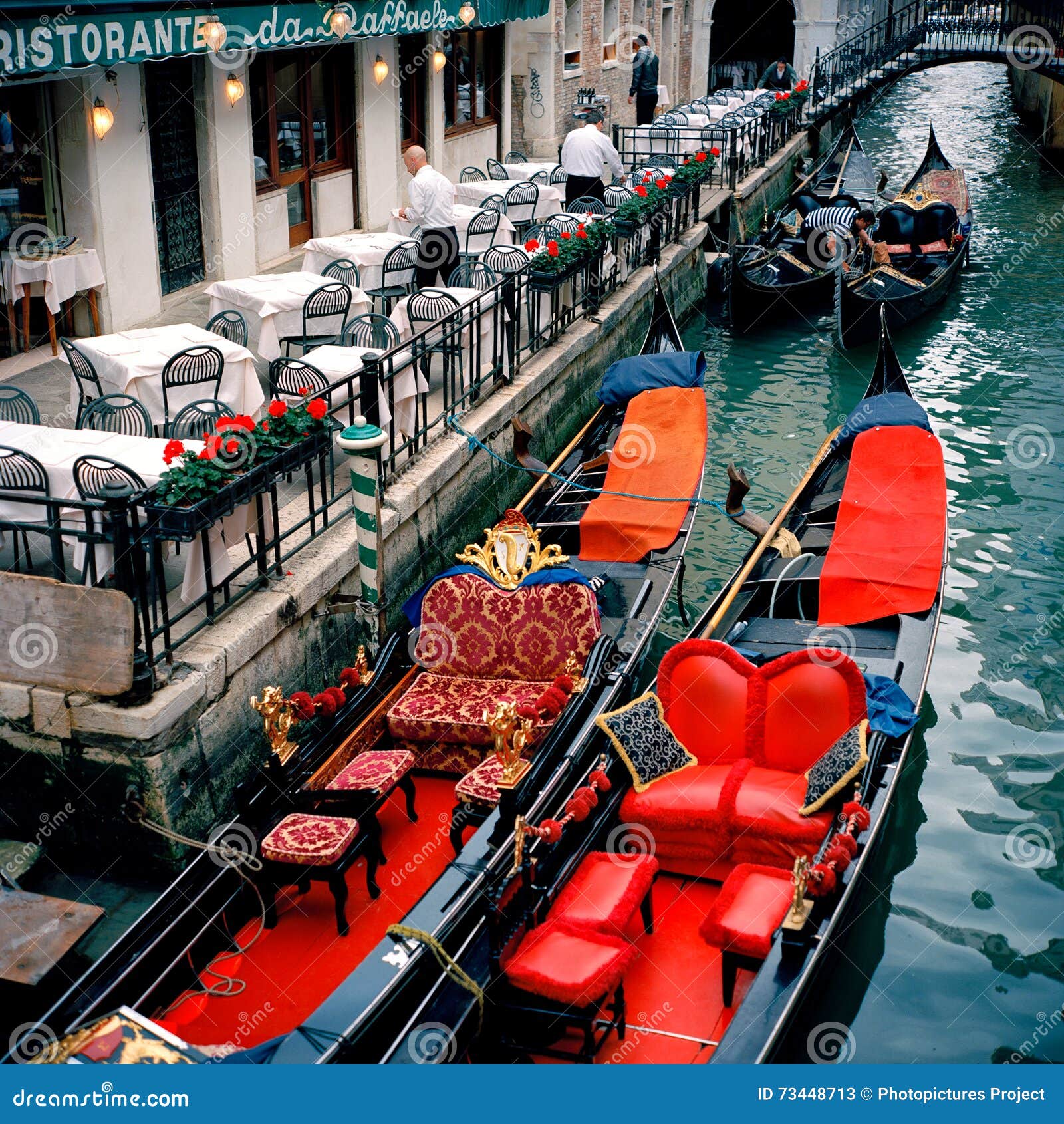 Venedig, Italien Festliche Gondeln Redaktionelles Stockfoto - Bild von ...