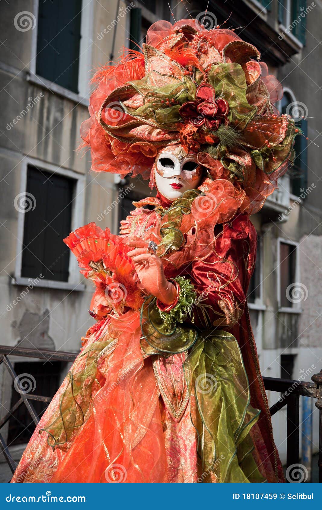 Venetiaans Carnaval masker redactionele stock afbeelding. Image of ...