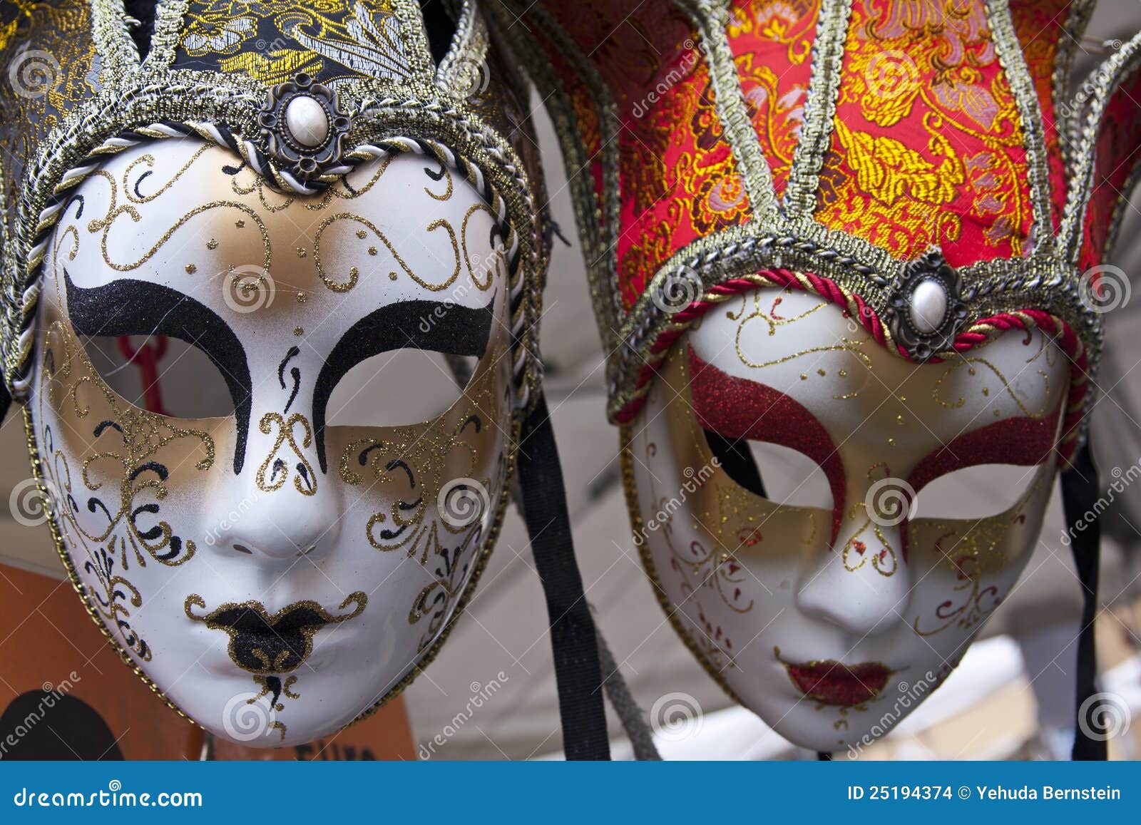 Venetiaanse Maskers stock foto. Image of kostuum, luim - 25194374