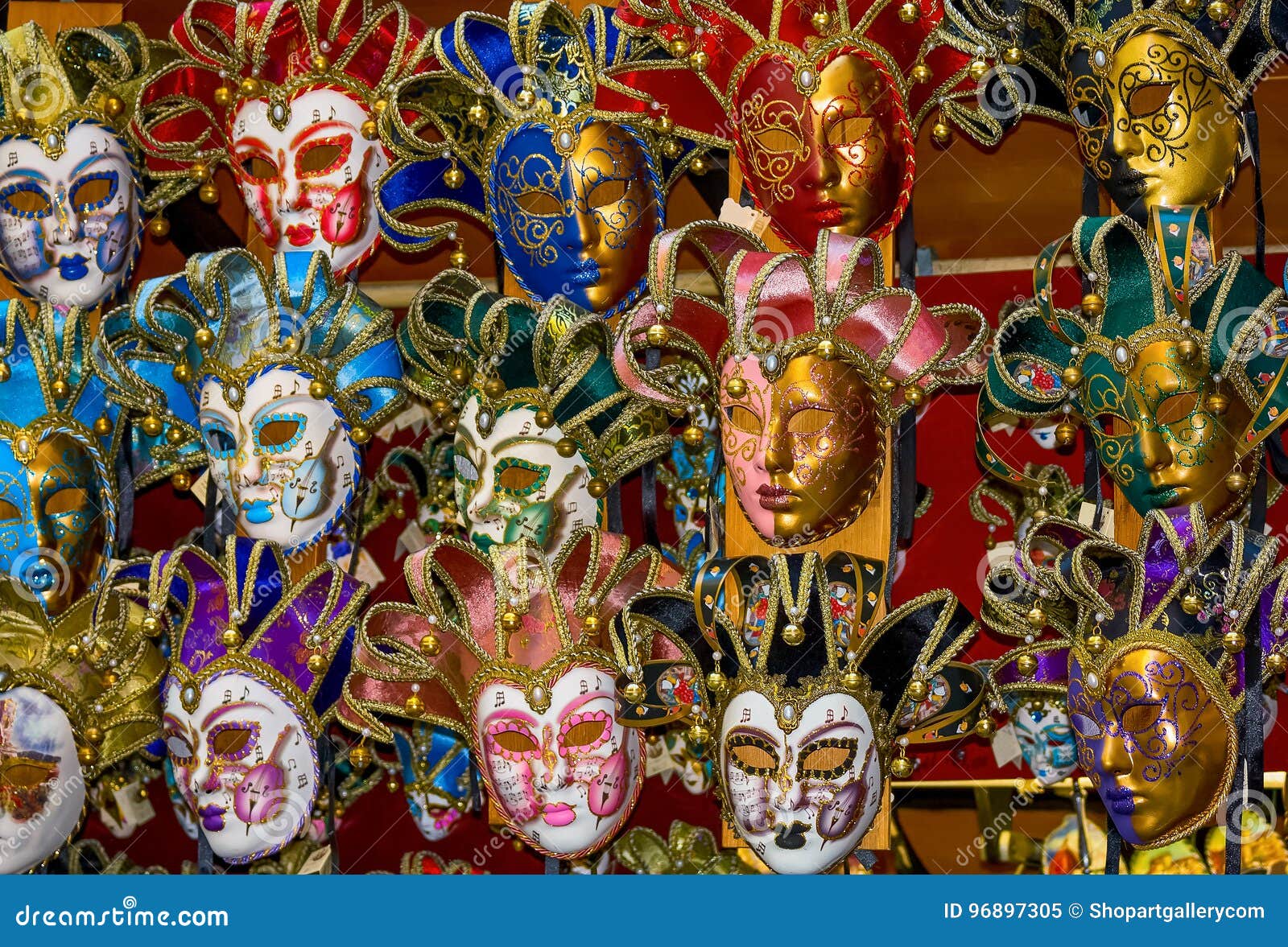 Venetiaanse maskers stock afbeelding. Image of maskers - 96897305