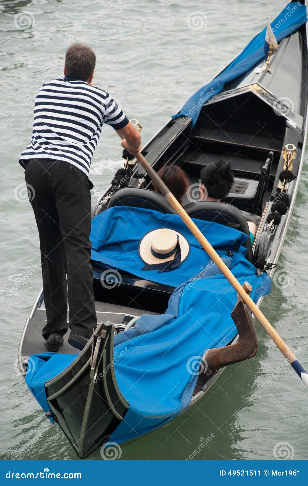 Venetian gondolier editorial photo. Image of boat, venezia - 49521511