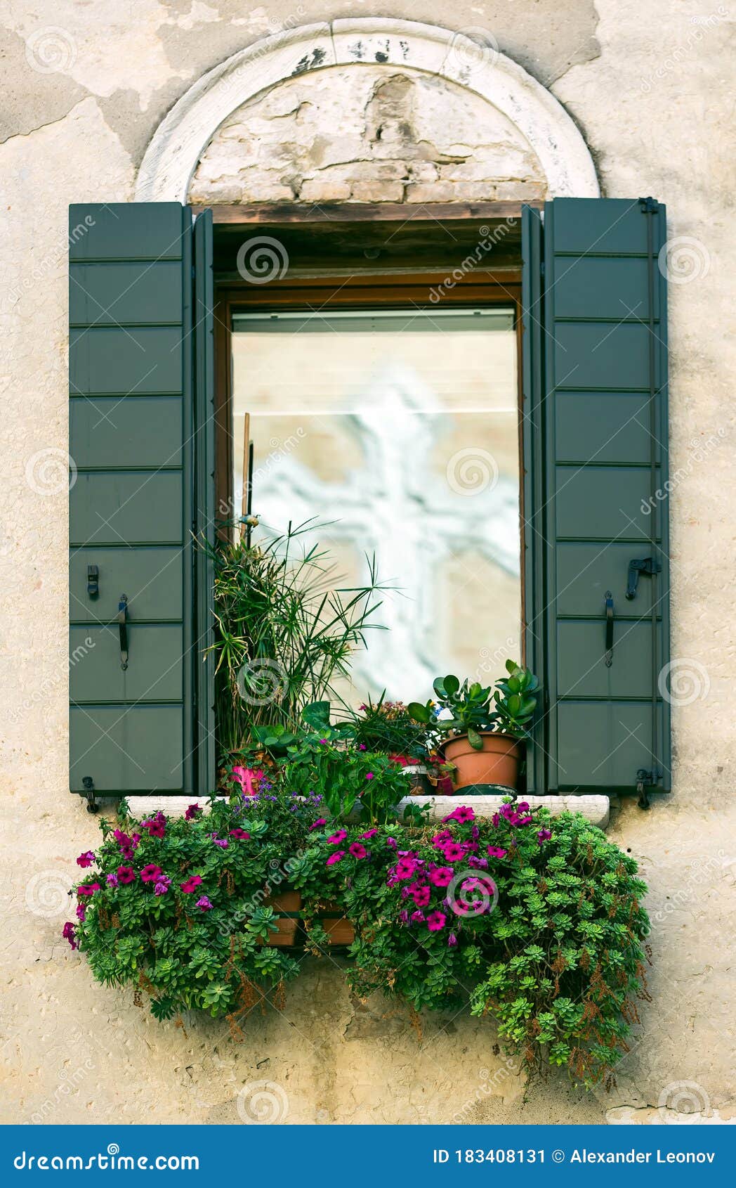Venetian window stock image. Image of view, recreation - 183408131