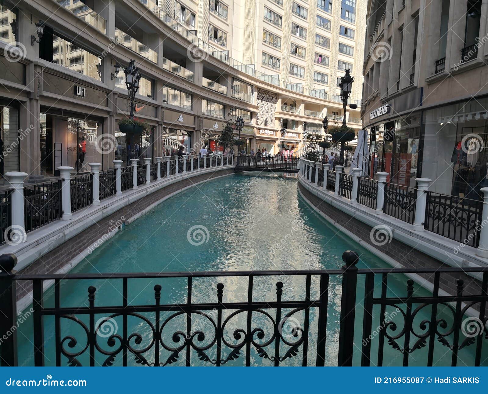 Venezia outlet Mall editorial photography. Image of waterway - 216955087