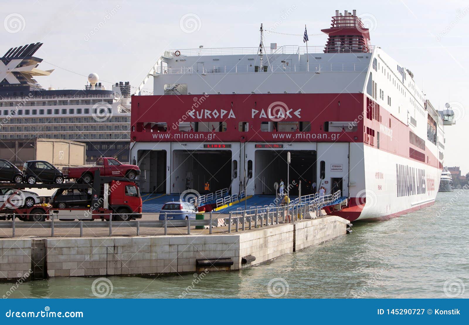 VENICE, ITALY - SEPTEMBER 24, 2010: Loading Cars on the Ferry Editorial ...