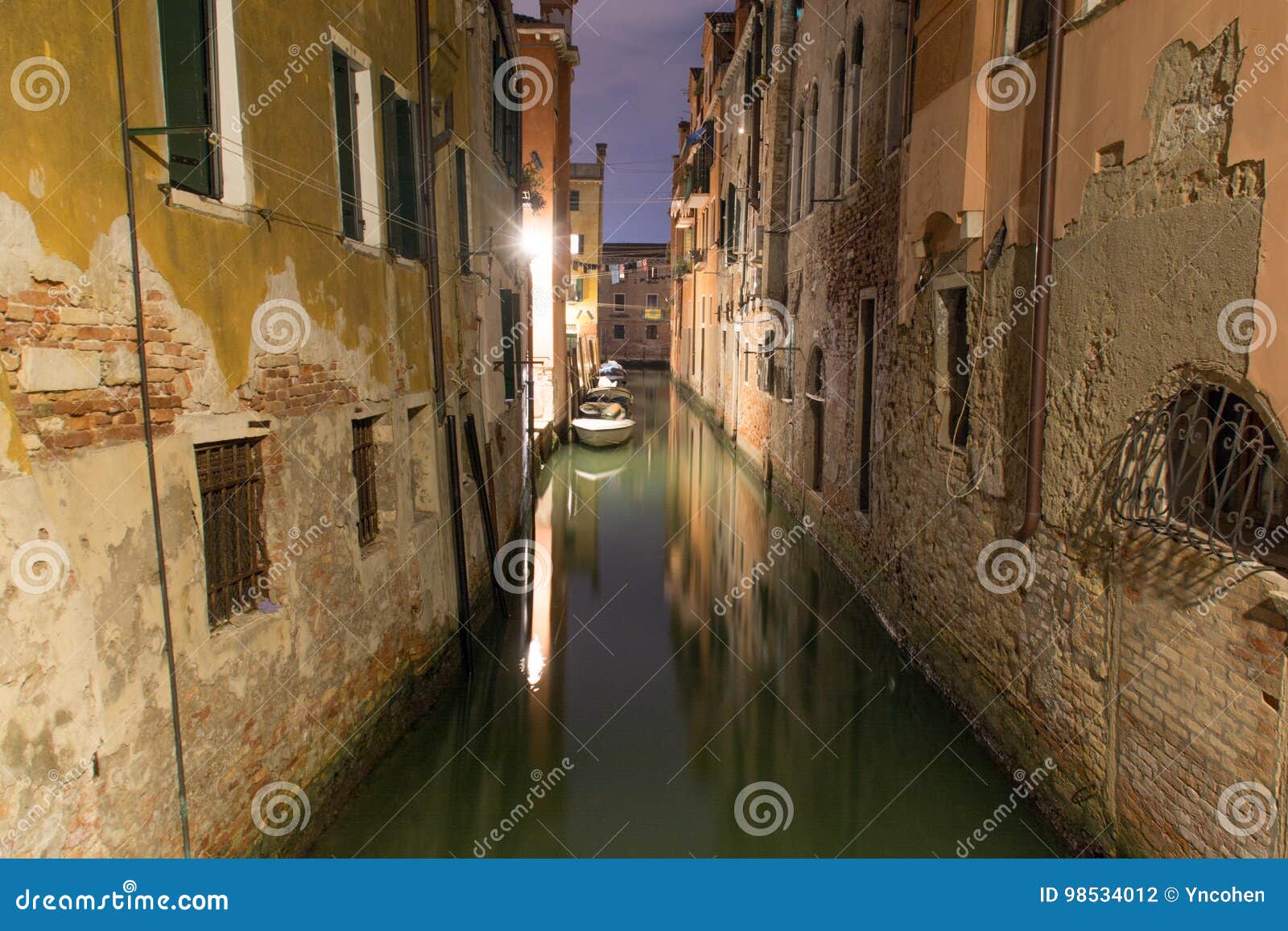 Venice night scene editorial photography. Image of italy - 98534012