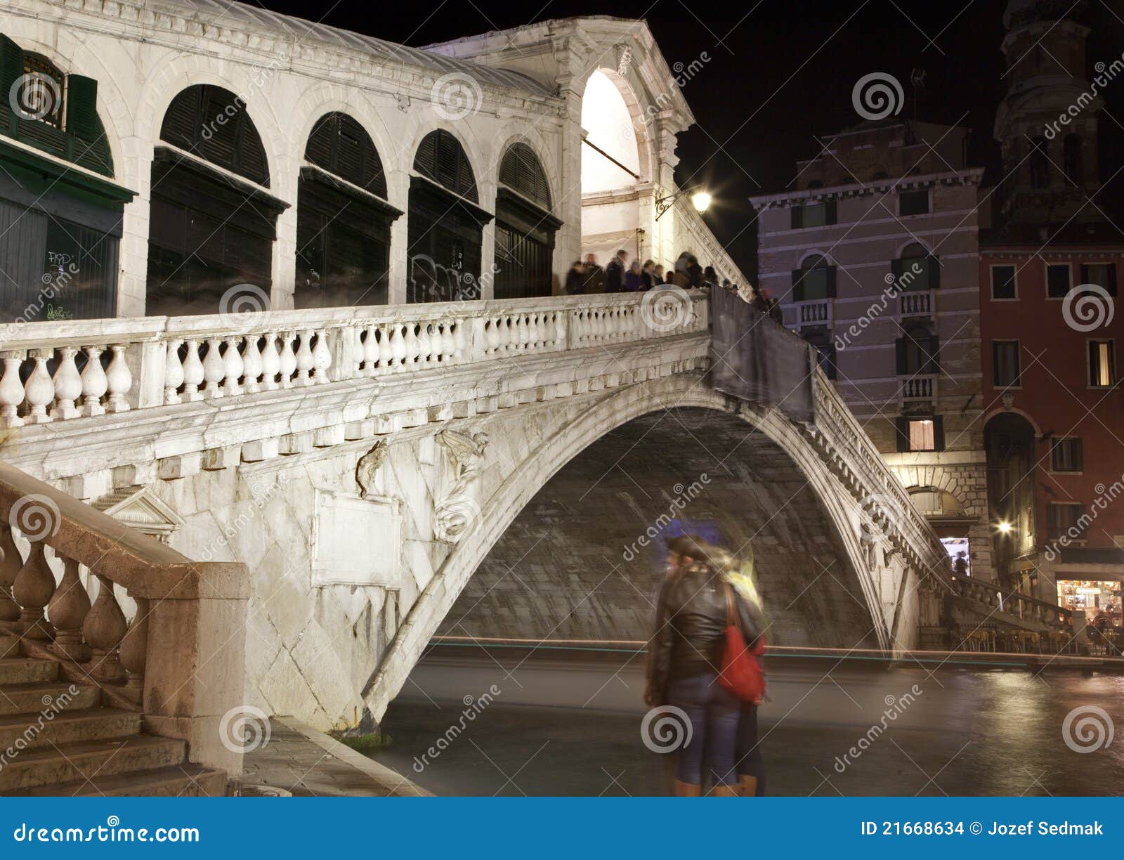 Venice - Ponte Rialto stock photo. Image of carriage - 21668634