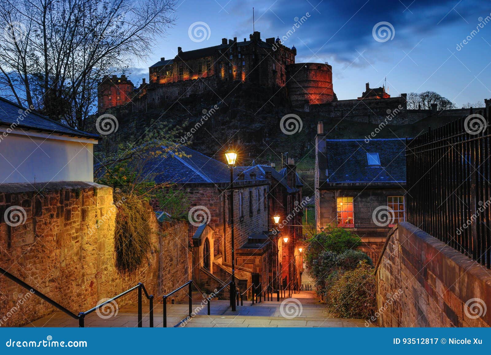 The Vennel in Edinburgh stock image. Image of night, europe - 93512817