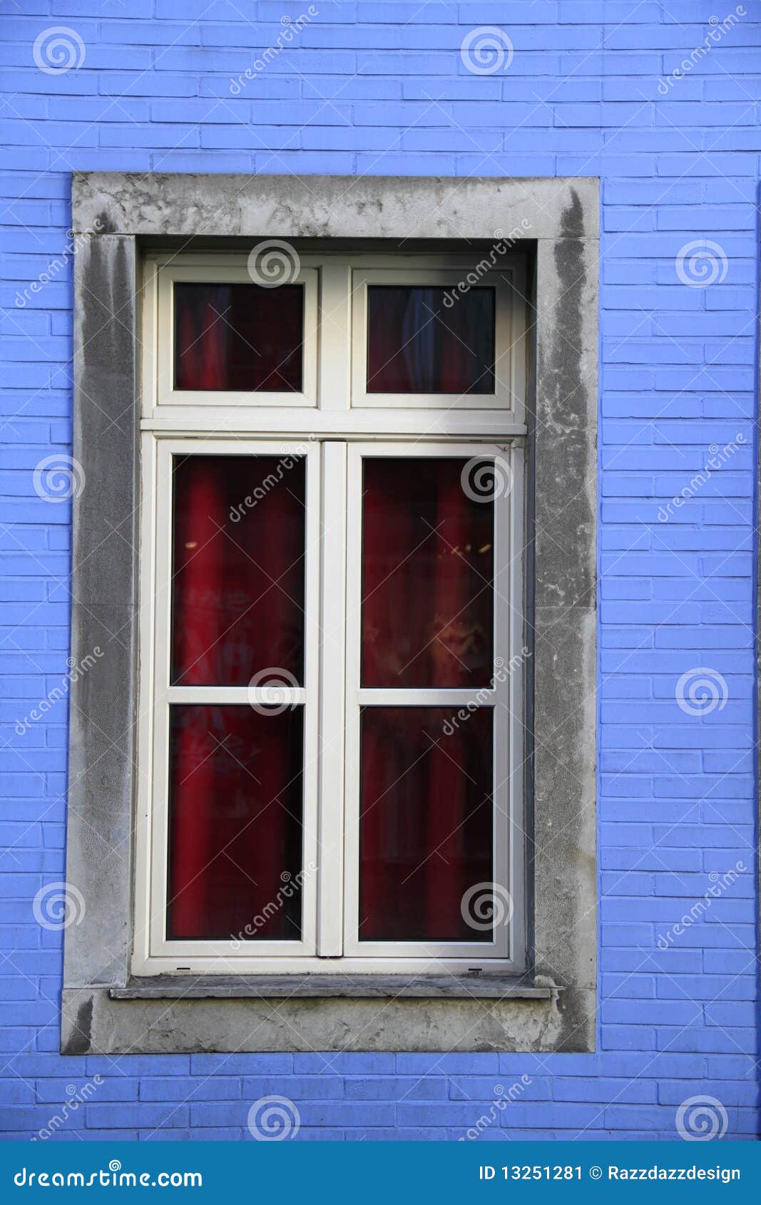 Venster stock afbeelding. Image of kader, gordijnstof - 13251281