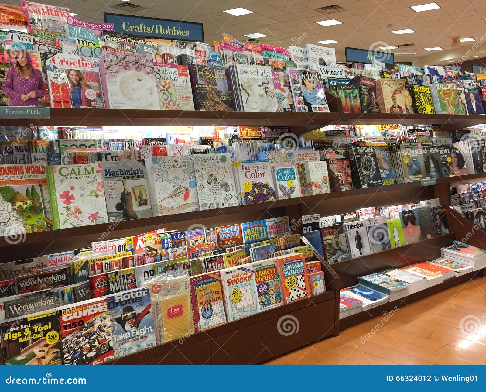 Venta Del Libro Y De Las Revistas Fotografía editorial - Imagen de ...