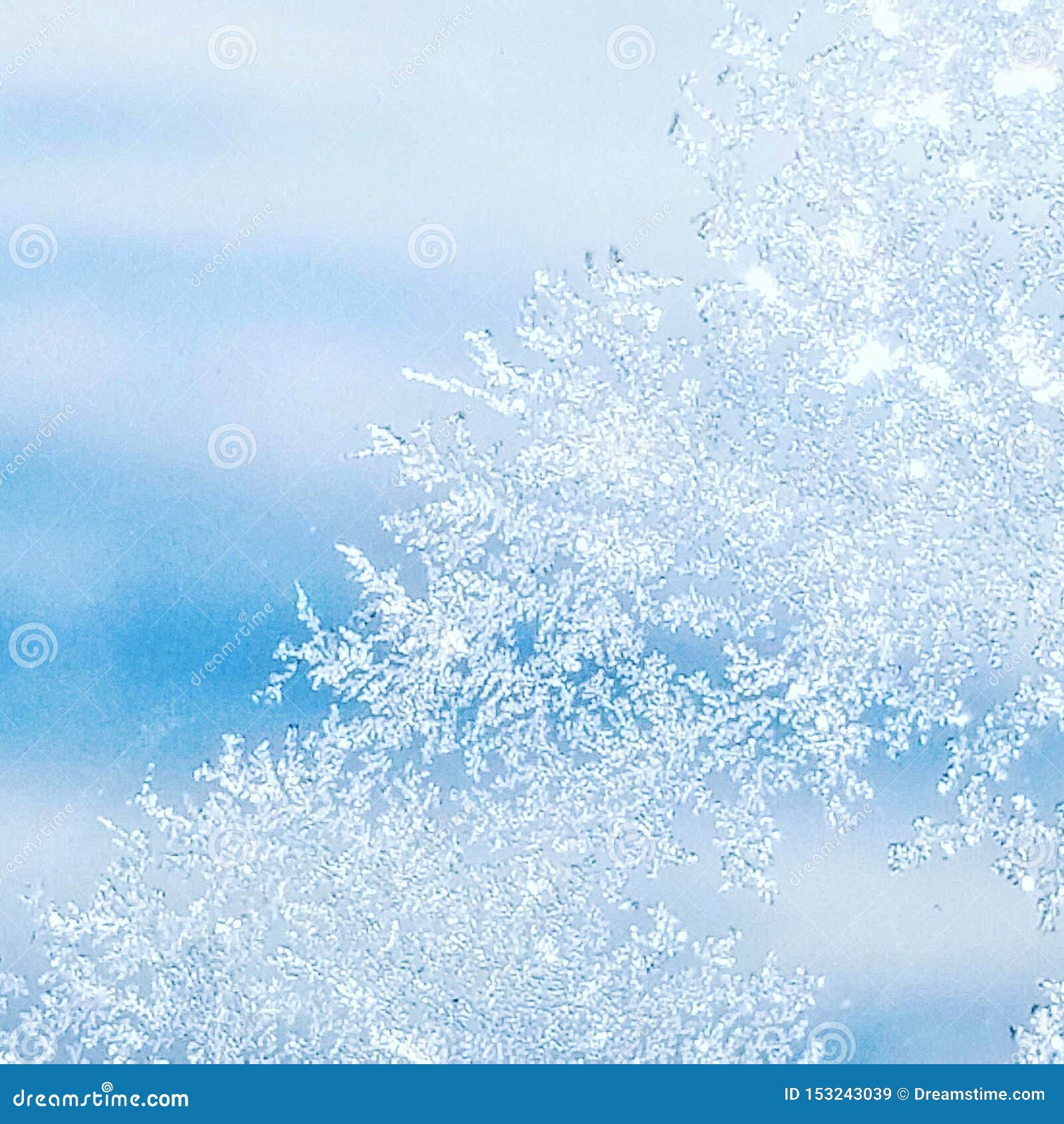 Ventana plana escarchada imagen de archivo. Imagen de ventana - 153243039