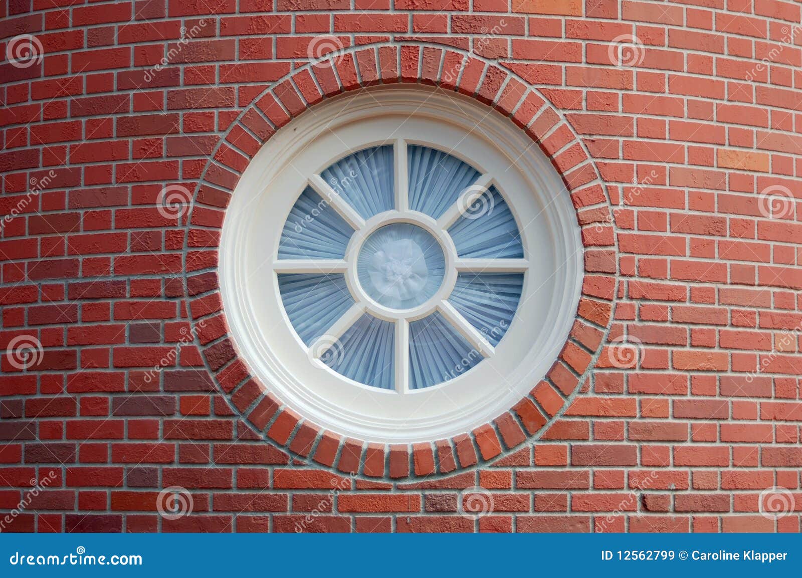 Ventana redonda imagen de archivo. Imagen de detalle - 12562799