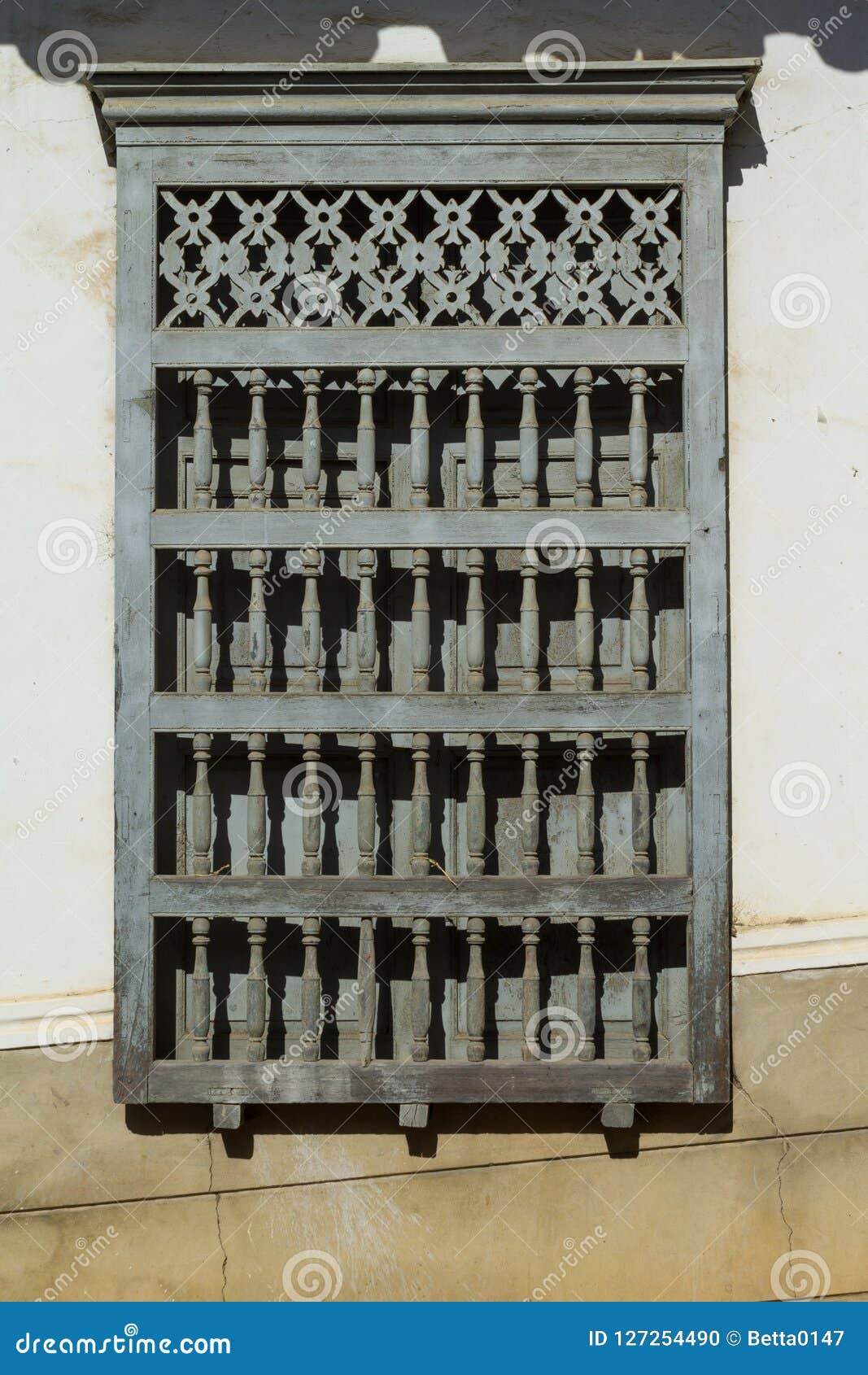Ventanas Coloniales En Antioquia, Colombia Foto de archivo - Imagen de ...