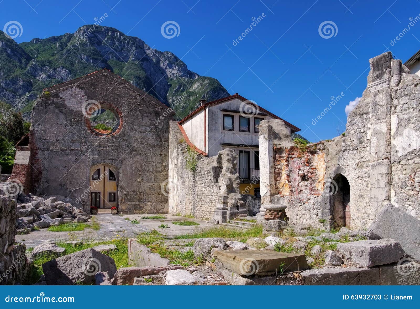 Venzone obraz stock. Obraz złożonej z europejczycy, włochy - 63932703