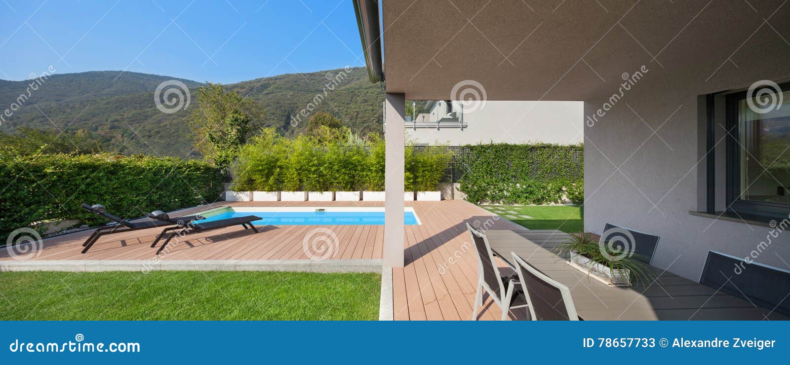 Veranda Di Una Casa Moderna Immagine Stock - Immagine di esterno ...