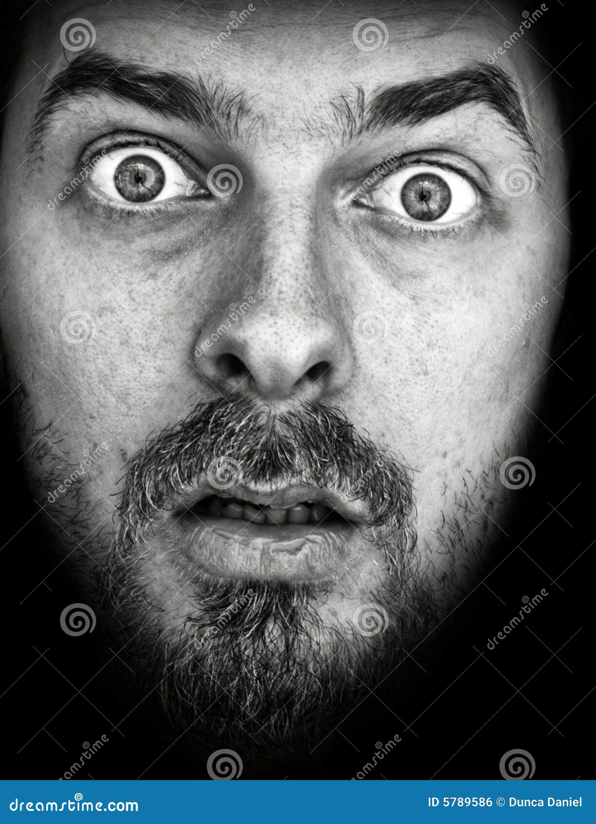 Verbaasd! stock foto. Image of achtergrond, gezicht, menselijk - 5789586