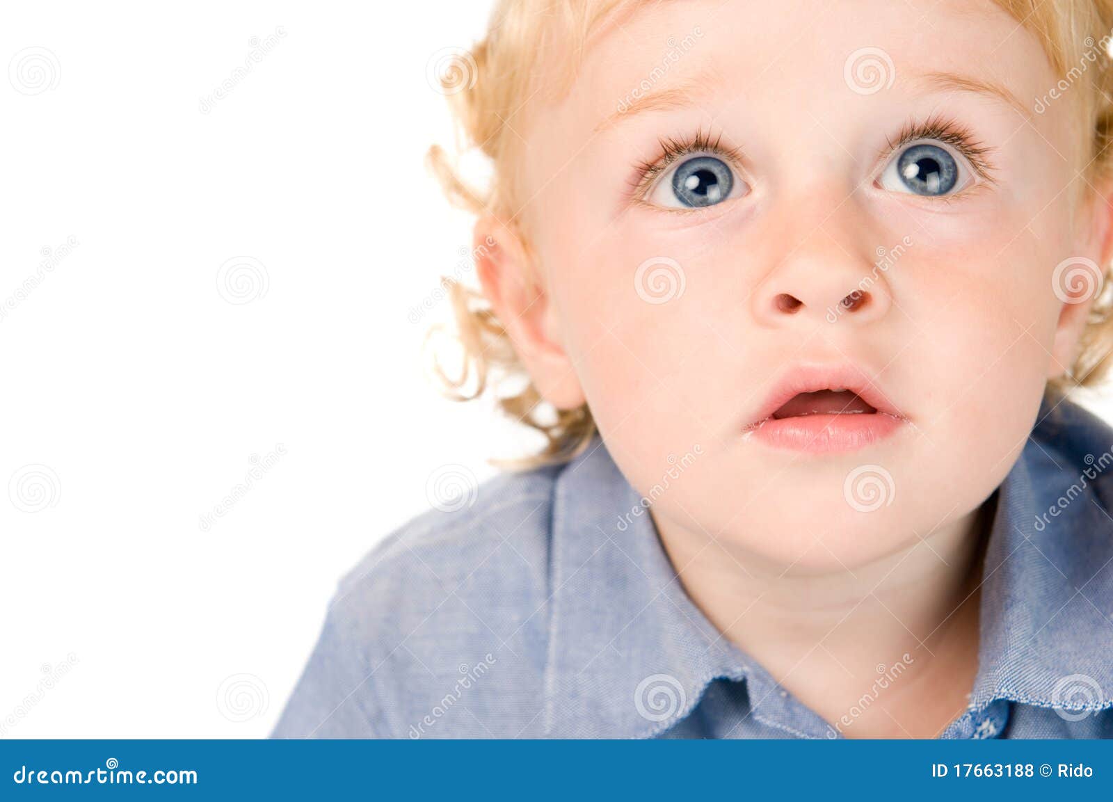 Verbaasd En Verrast Weinig Kind Stock Foto - Image of uitziend, ogen ...