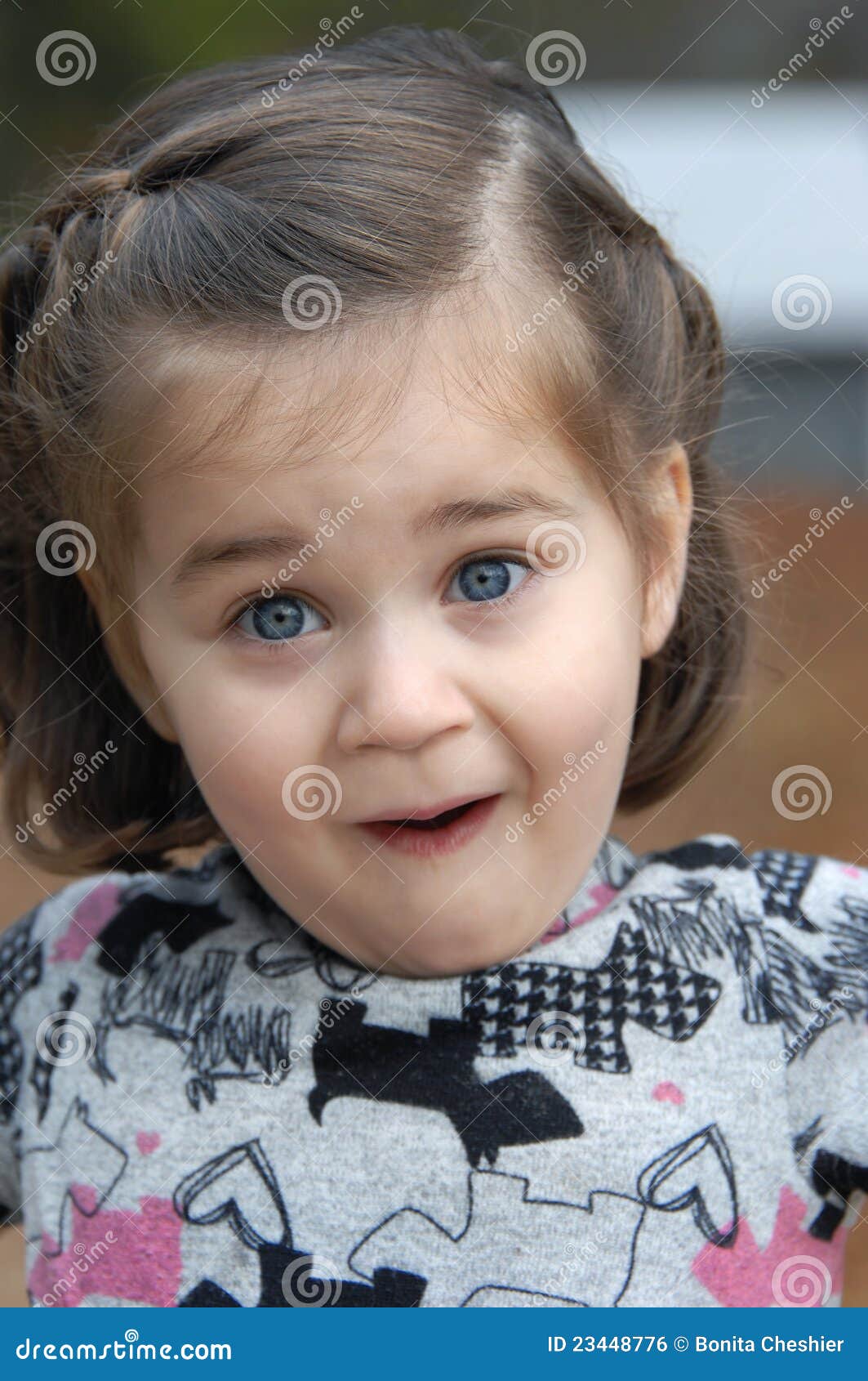 Verbaasd Kind stock foto. Image of uitziend, mooi, sluit - 23448776