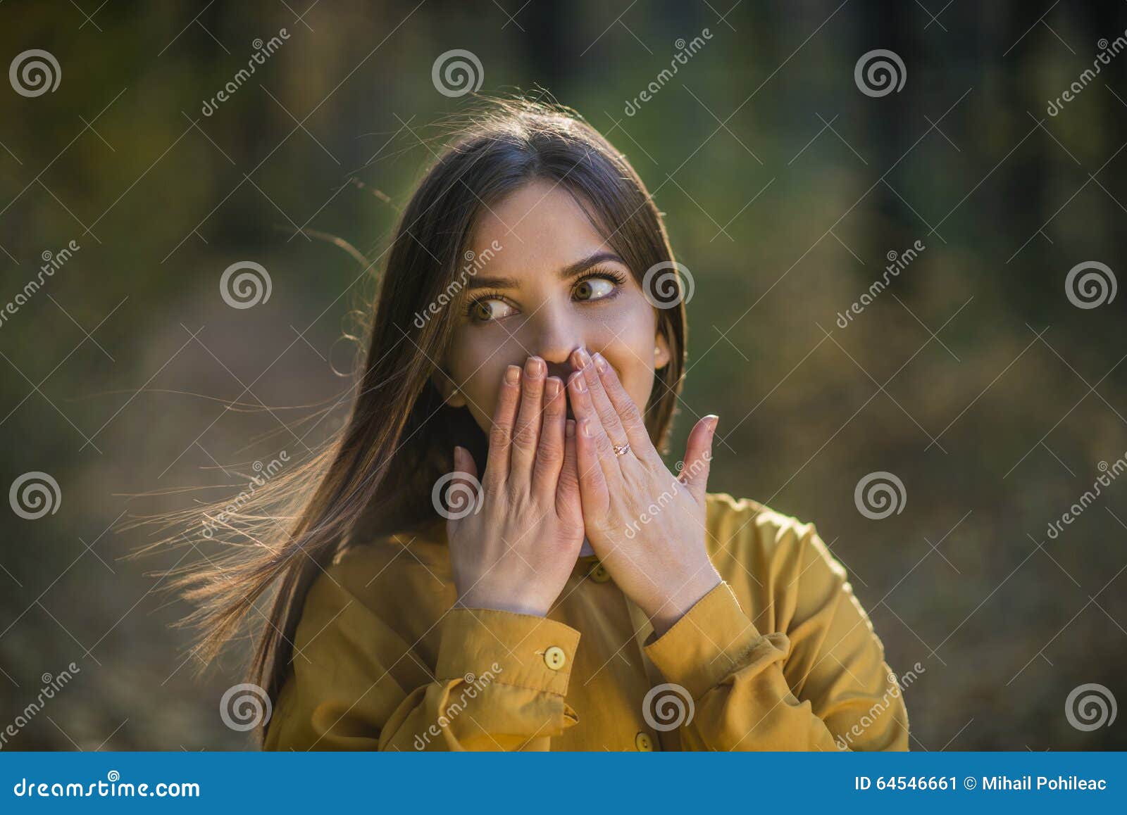 Verbaasd meisje stock afbeelding. Image of verbazingwekkend - 64546661