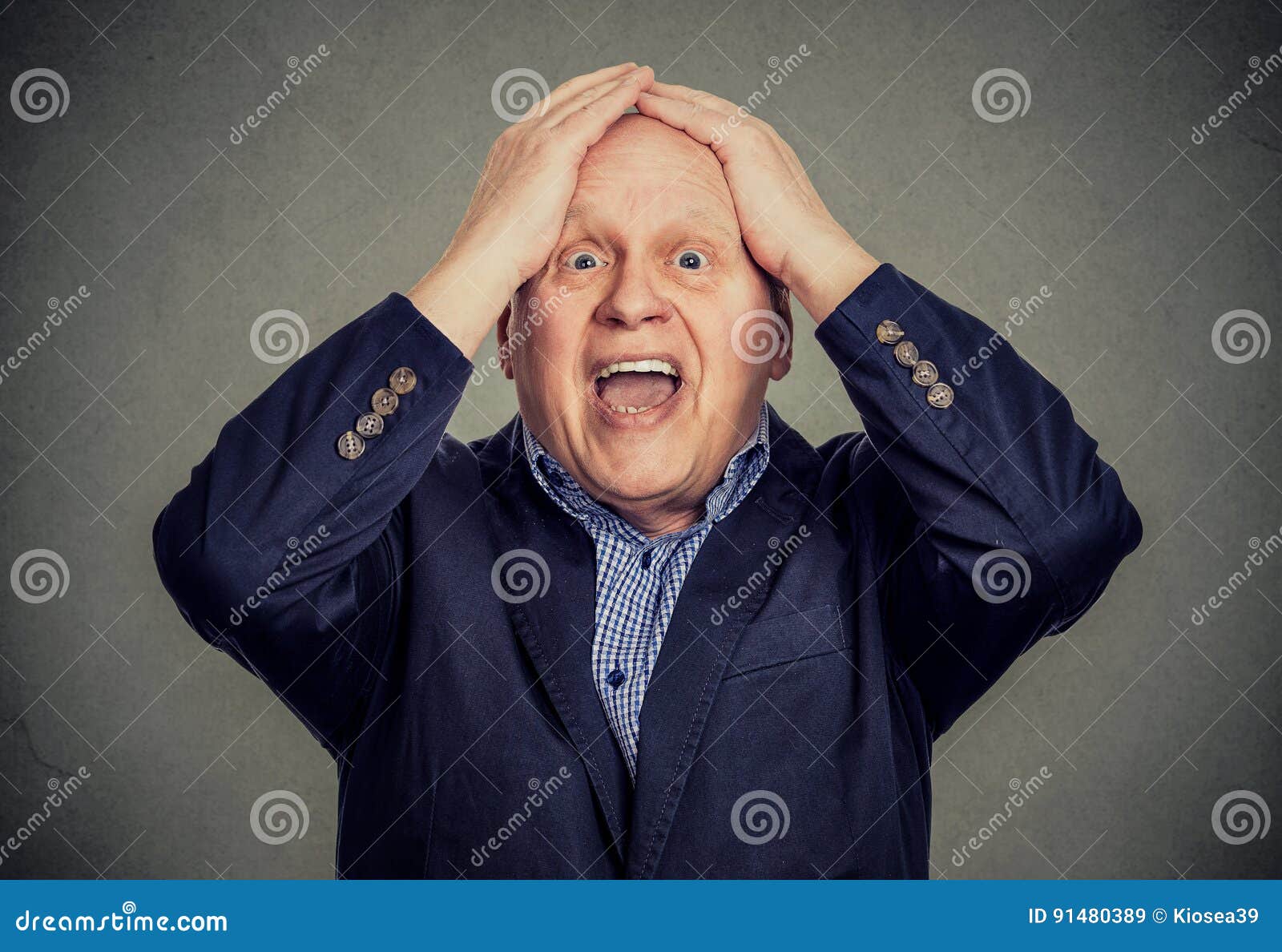 Verbaasd verrast bejaarde stock afbeelding. Image of mond - 91480389