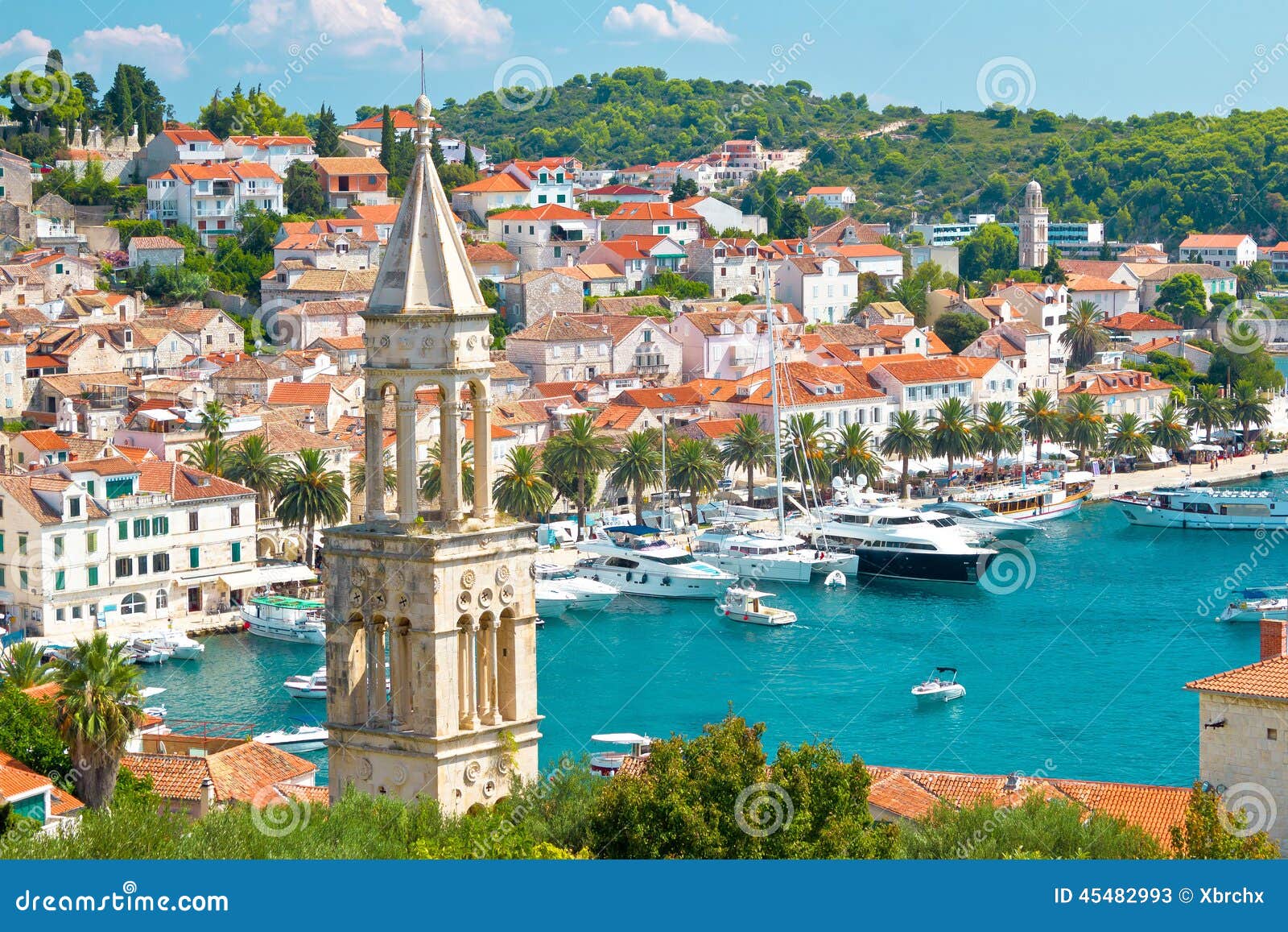 Verbazende Stad Van Hvar-haven Stock Afbeelding - Image of lucht, kerk ...