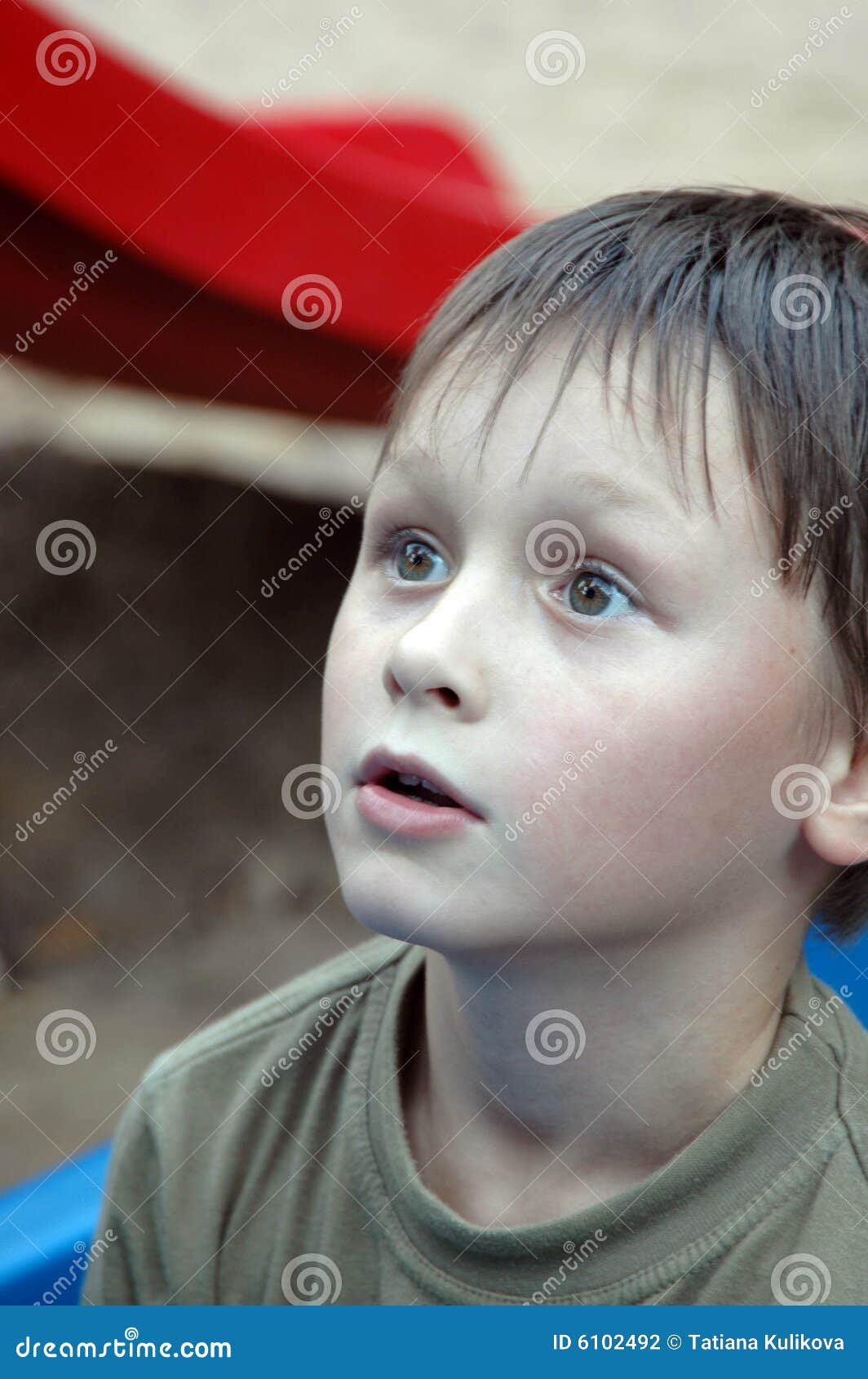 Verbazing. Jonge jongen. stock foto. Image of peuter, aardig - 6102492