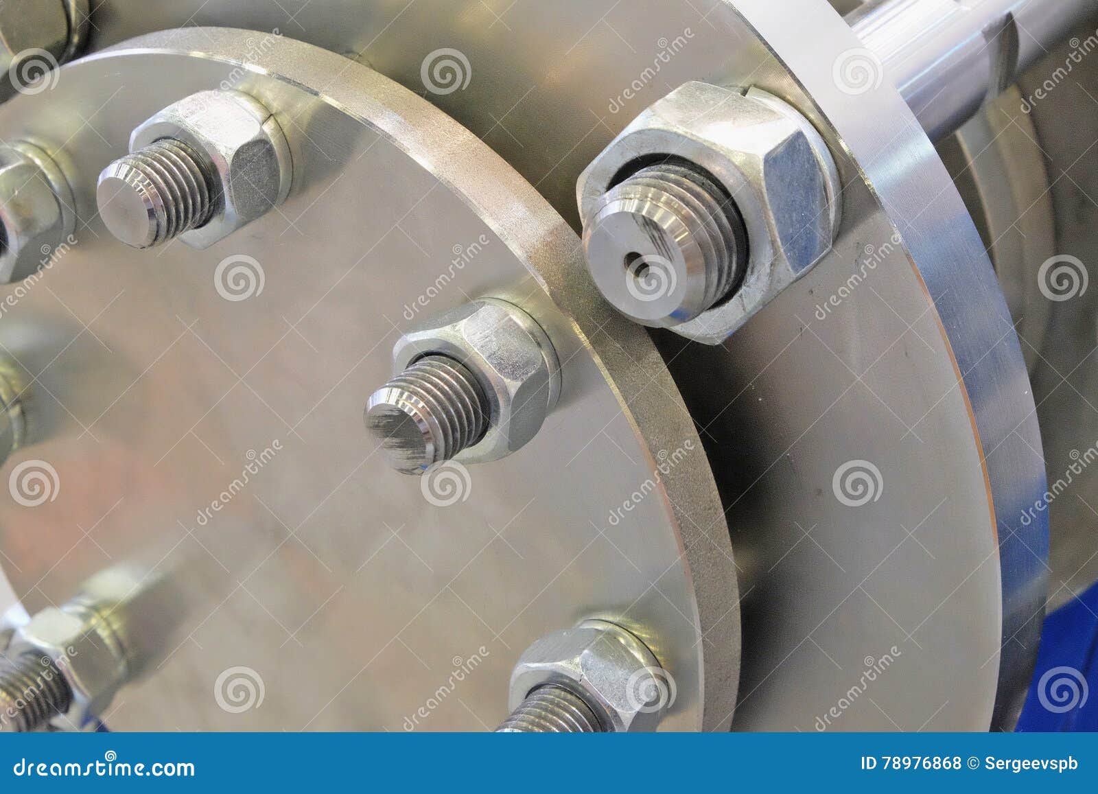 Verbindungen mit Bolzen stockfoto. Bild von flansch, rohrleitung - 78976868